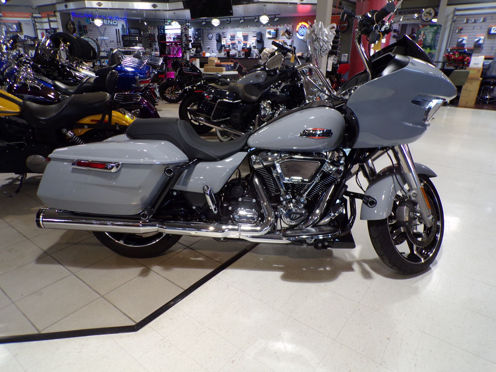 Used 2024 Harley-Davidson ROADGLIDE | Motorcycles in Cortland OH | 558638038 BILLIARD GRAY