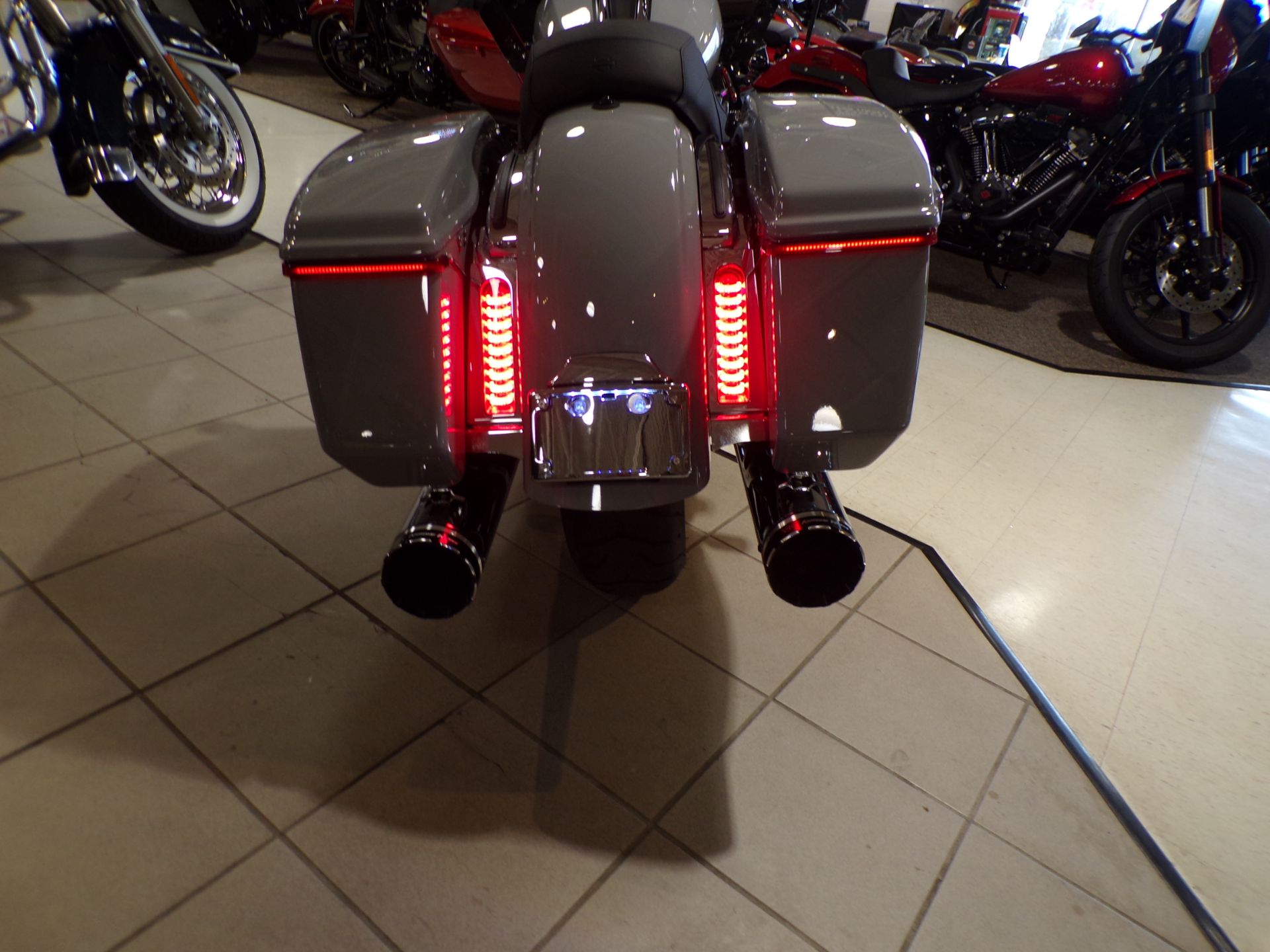 Used 2024 Harley-Davidson ROADGLIDE | Motorcycles in Cortland OH | 558638038 BILLIARD GRAY