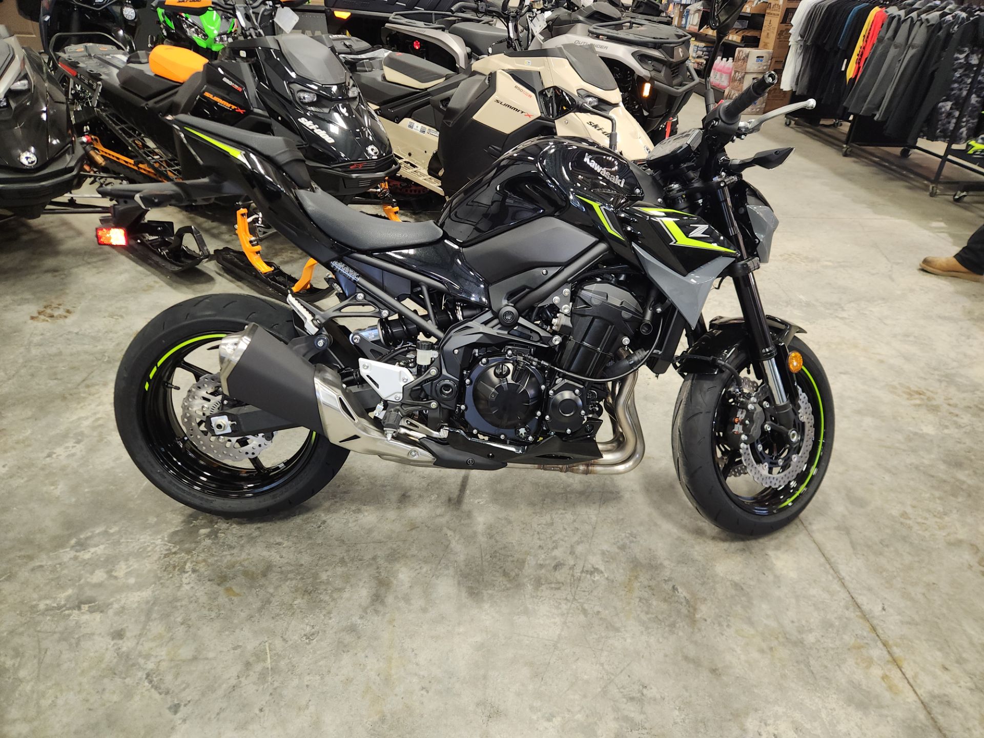 New 2024 Kawasaki Z900 ABS Metallic Spark Black / Metallic Matte Dark ...