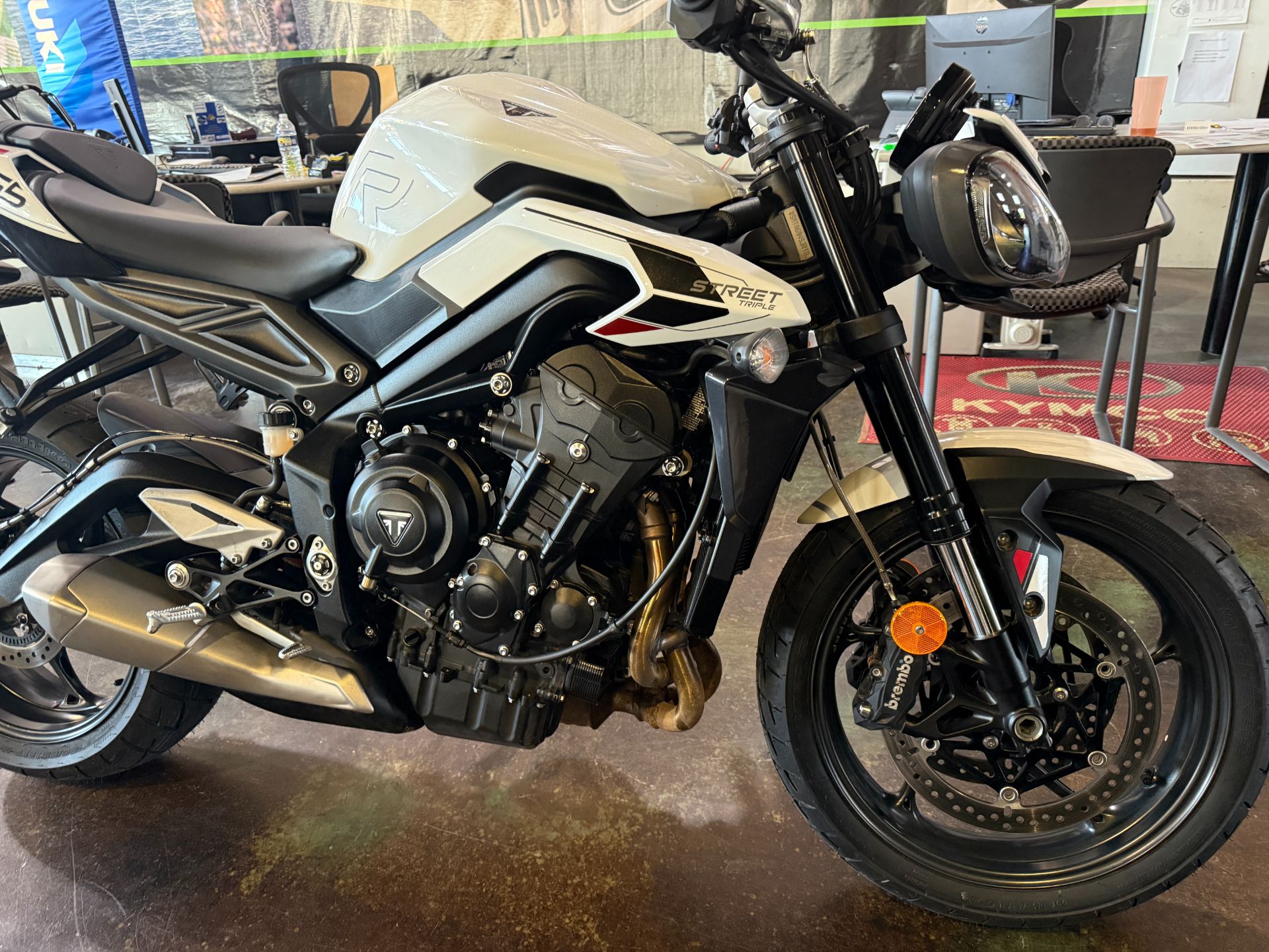 Used 2025 Triumph Street Triple 765 R Pure White Motorcycles For Sale ...
