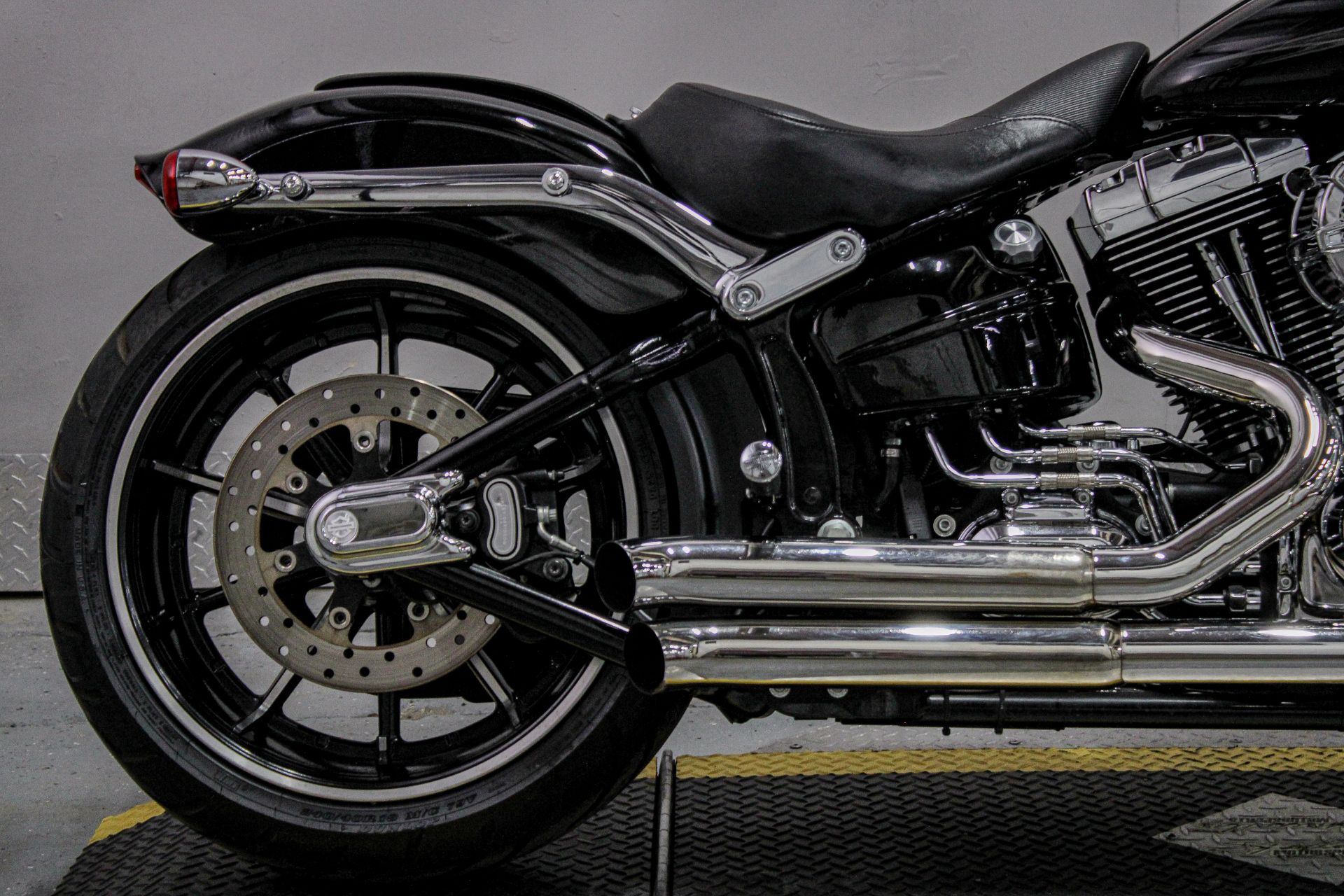 Used 2014 Harley-Davidson Breakout® | Motorcycles in Sacramento CA | HAR041893 Vivid Black