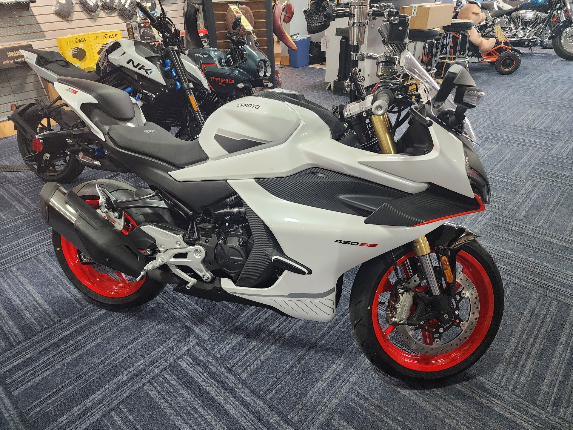 New 2025 CFMOTO 450SS, Honor MI | Specs, Price, Photos | Nebula White CFM003593