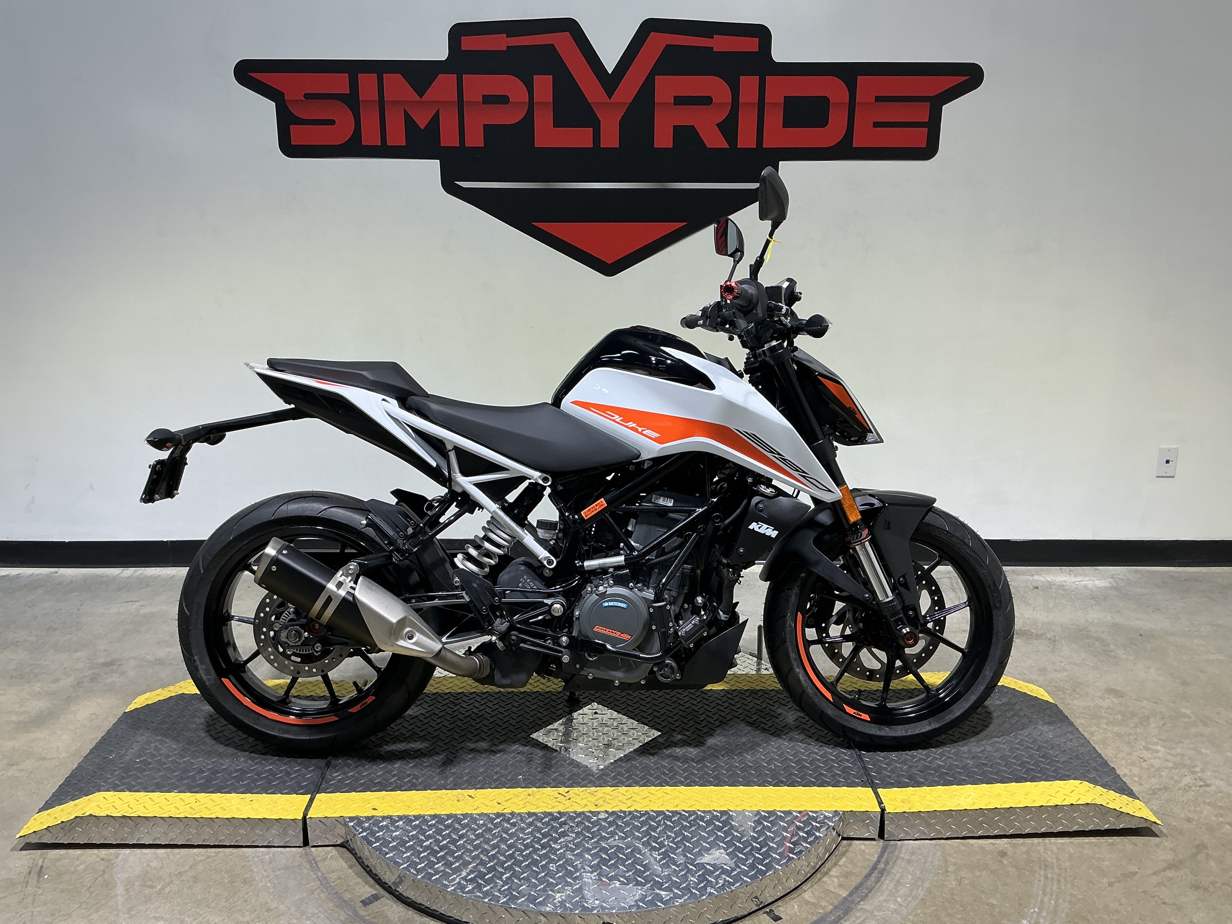 Used 2021 KTM 390 Duke White Motorcycles For Sale in Eden Prairie ...