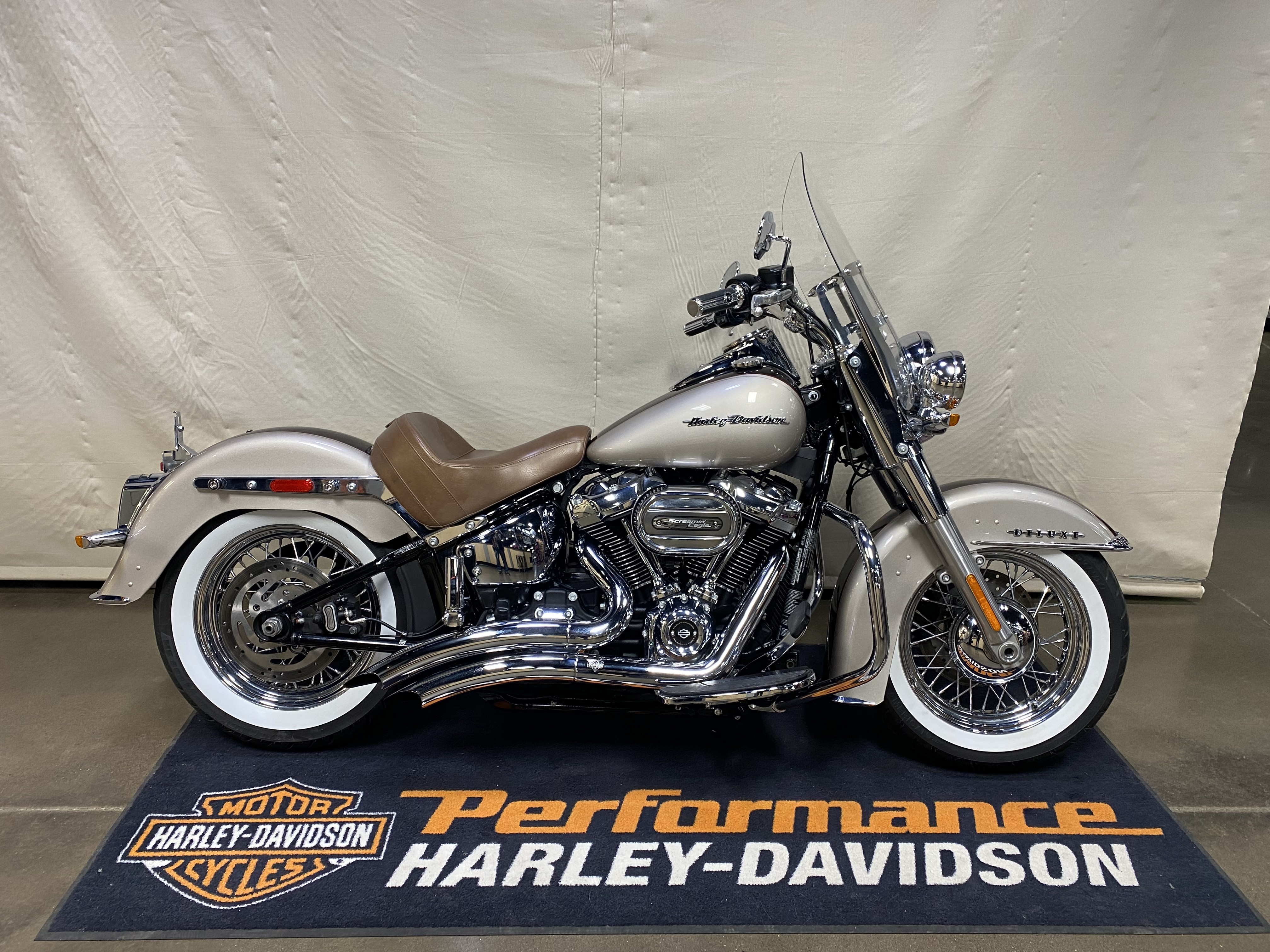 Used 2018 Harley-Davidson Softail® Deluxe 107 Silver Fortune / Sumatra ...