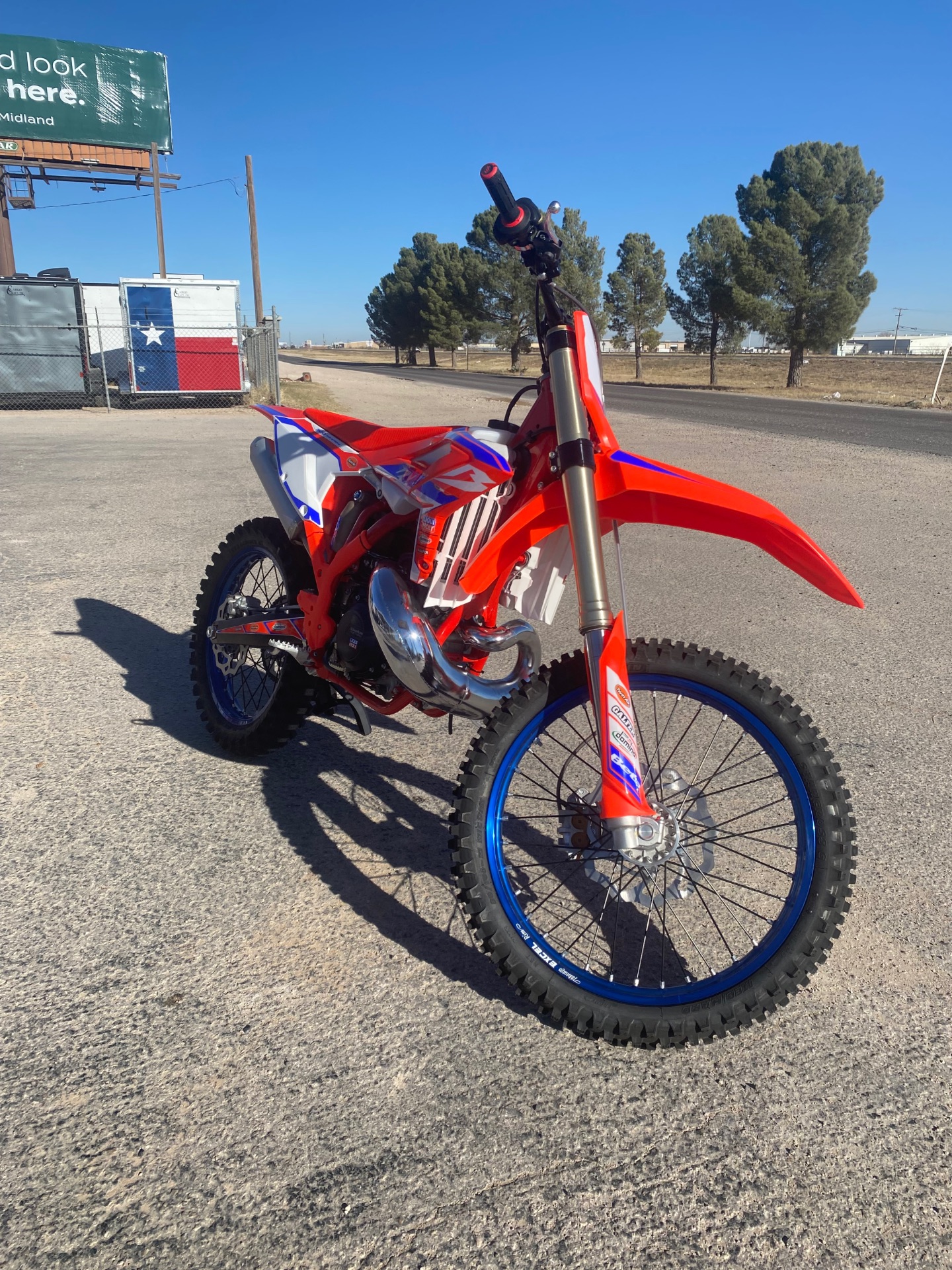 New 2025 Beta 300 RX, Odessa TX | Specs, Price, Photos | Red BET350671