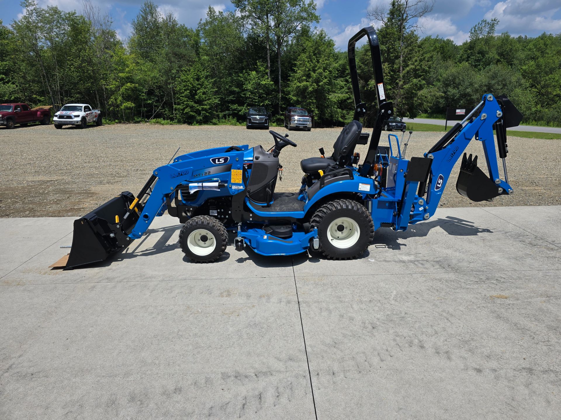 New 2025 LS Tractor MT122 | Tractors in Kane PA | LS 003157 Blue