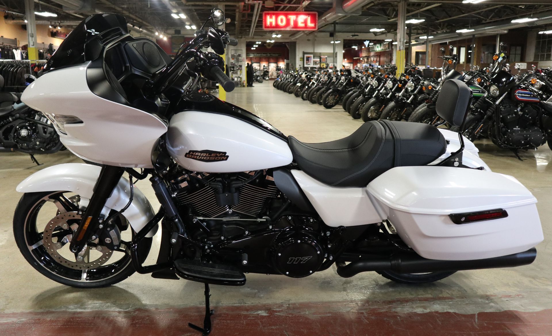 New 2025 Harley-Davidson Road Glide® White Onyx Pearl (Black Finish ...