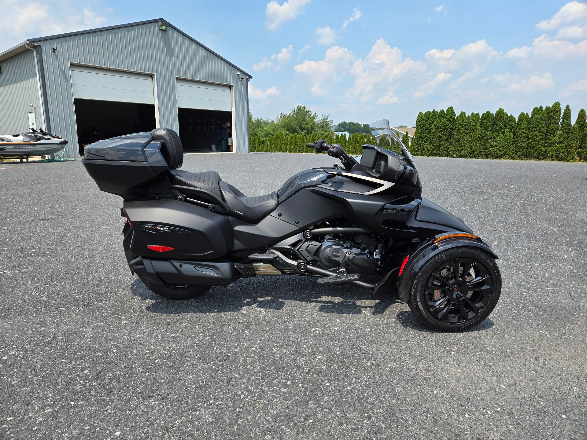 2024 Can-Am Spyder F3 Limited in PA | Specs, Price | New Monolith Black ...