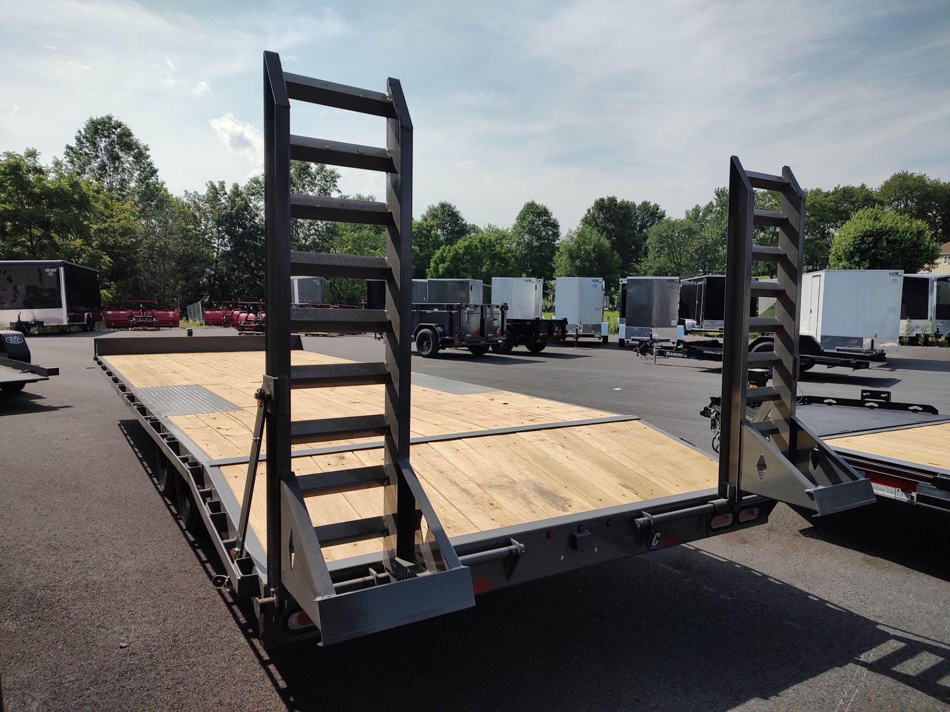 New 2025 Diamond C Trailers 24x102 GDD Equipment Trailer 7K | Trailers ...