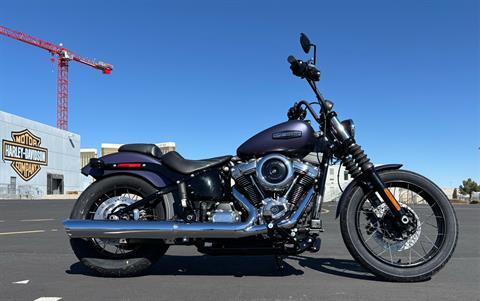 New 2025 Harley-Davidson Street Bob® Purple Abyss Denim with New 2025 Harley-Davidson Street Bob® Purple Abyss Denim with