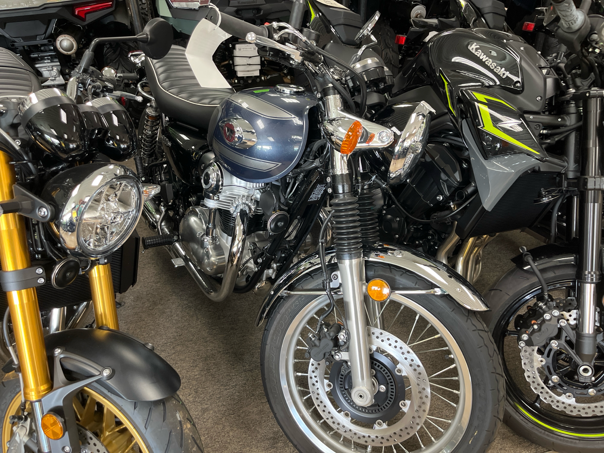 New 2024 Kawasaki W800 ABS Metallic Slate Blue / Metallic Diablo Black ...