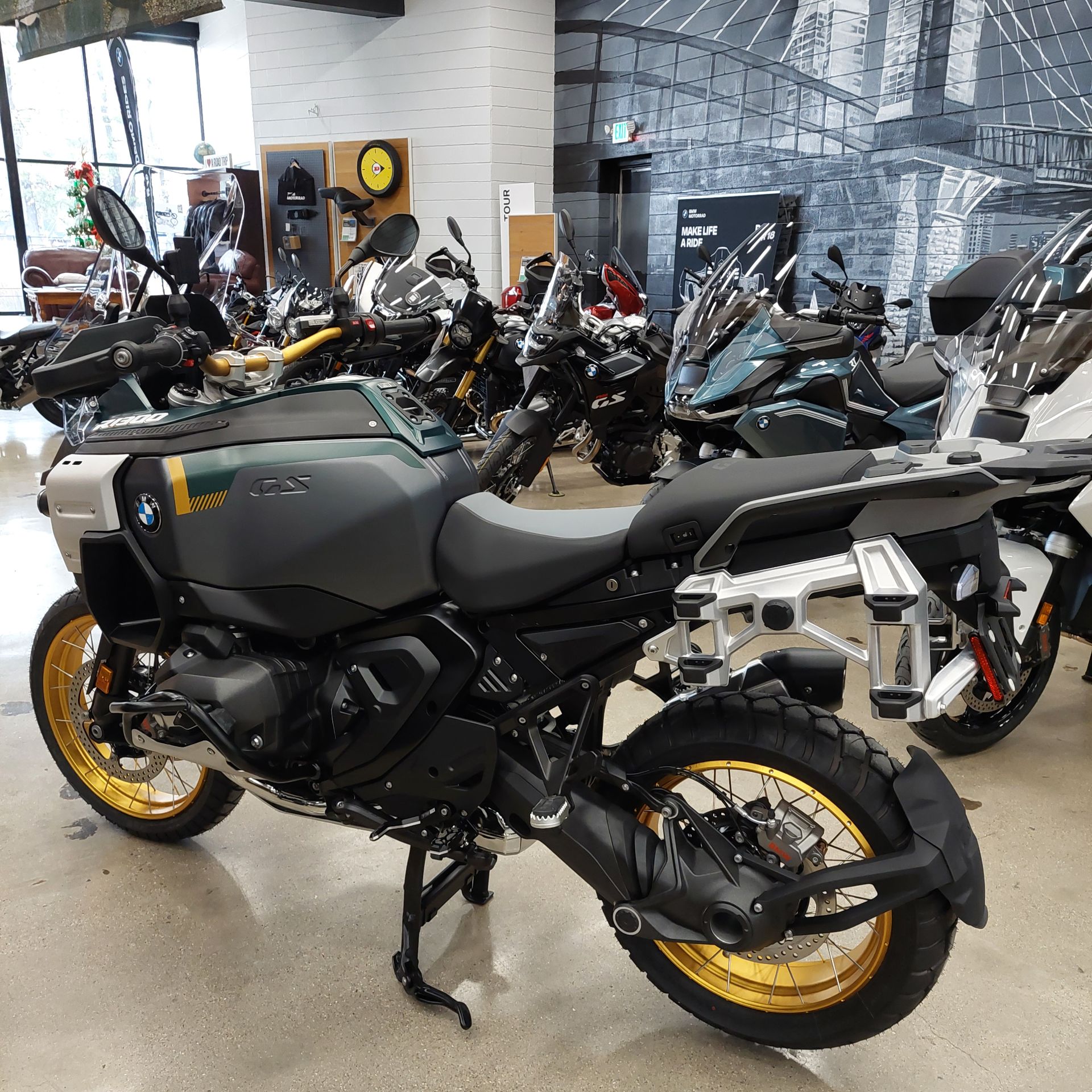 New 2026 BMW R 1300 GS Adventure Option 719 - Aurelius Green Metallic ...