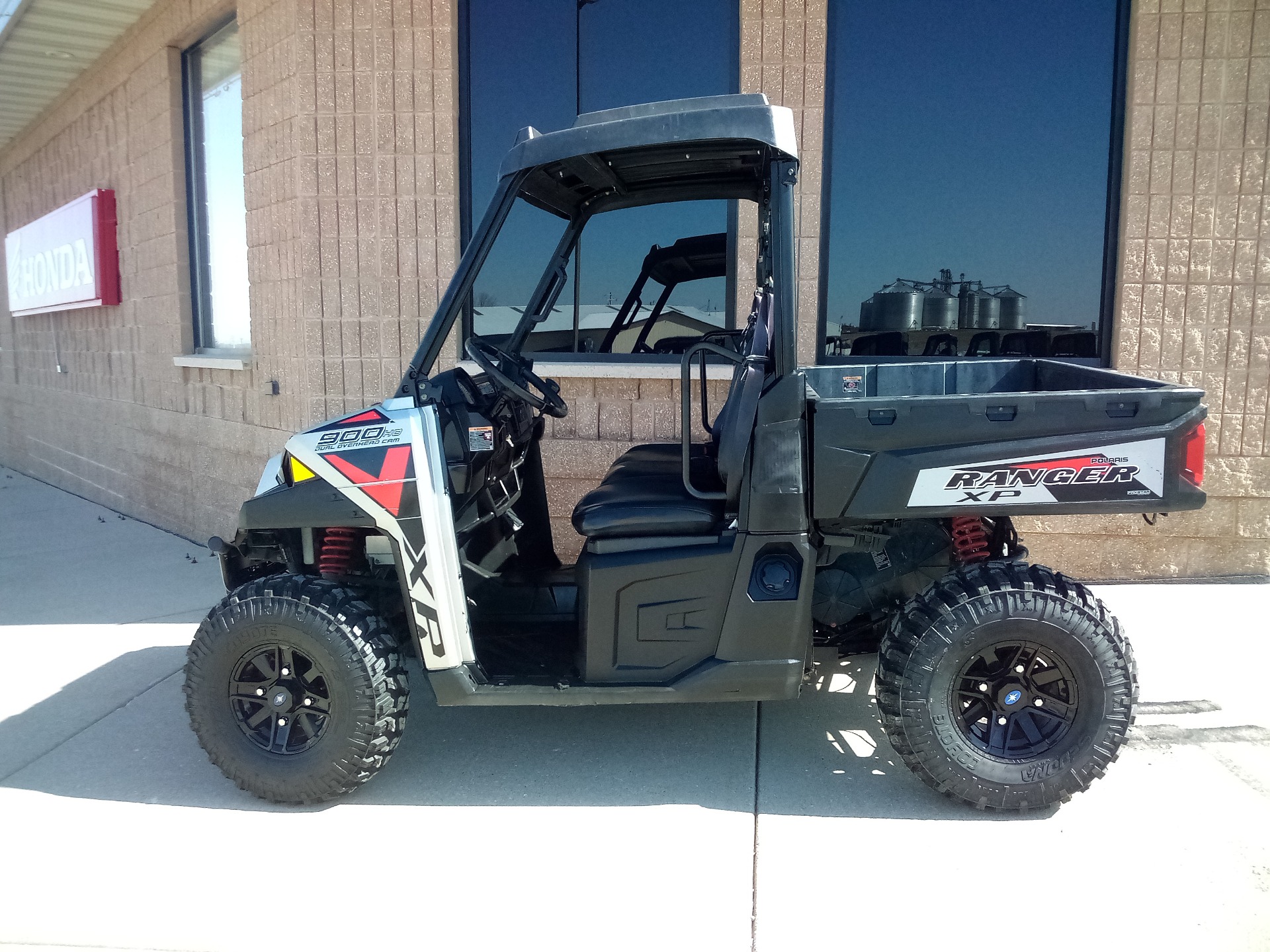 Used 2019 Polaris Ranger XP 900 EPS, Waukon IA | Specs, Price, Photos | Silver Pearl U755185