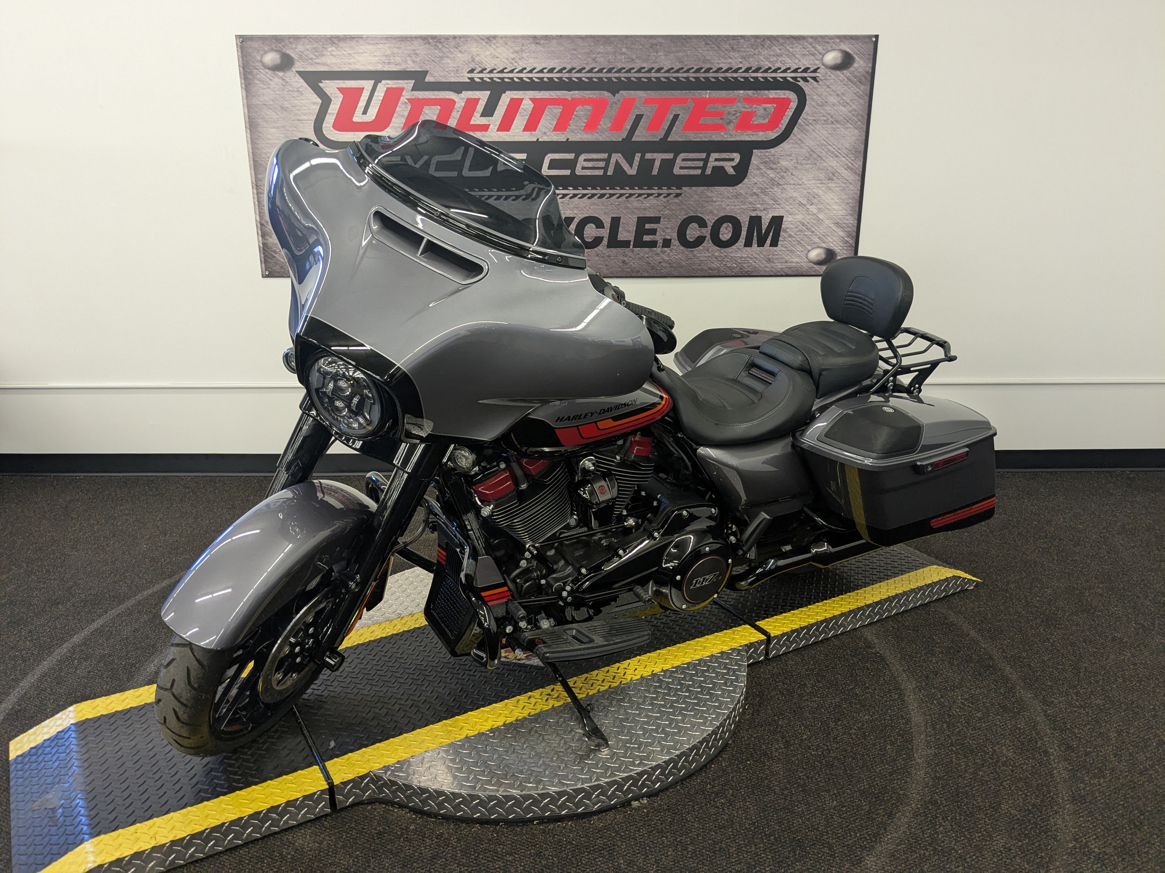 Used 2020 Harley-Davidson CVO™ Street Glide® | Motorcycles in Tyrone PA ...