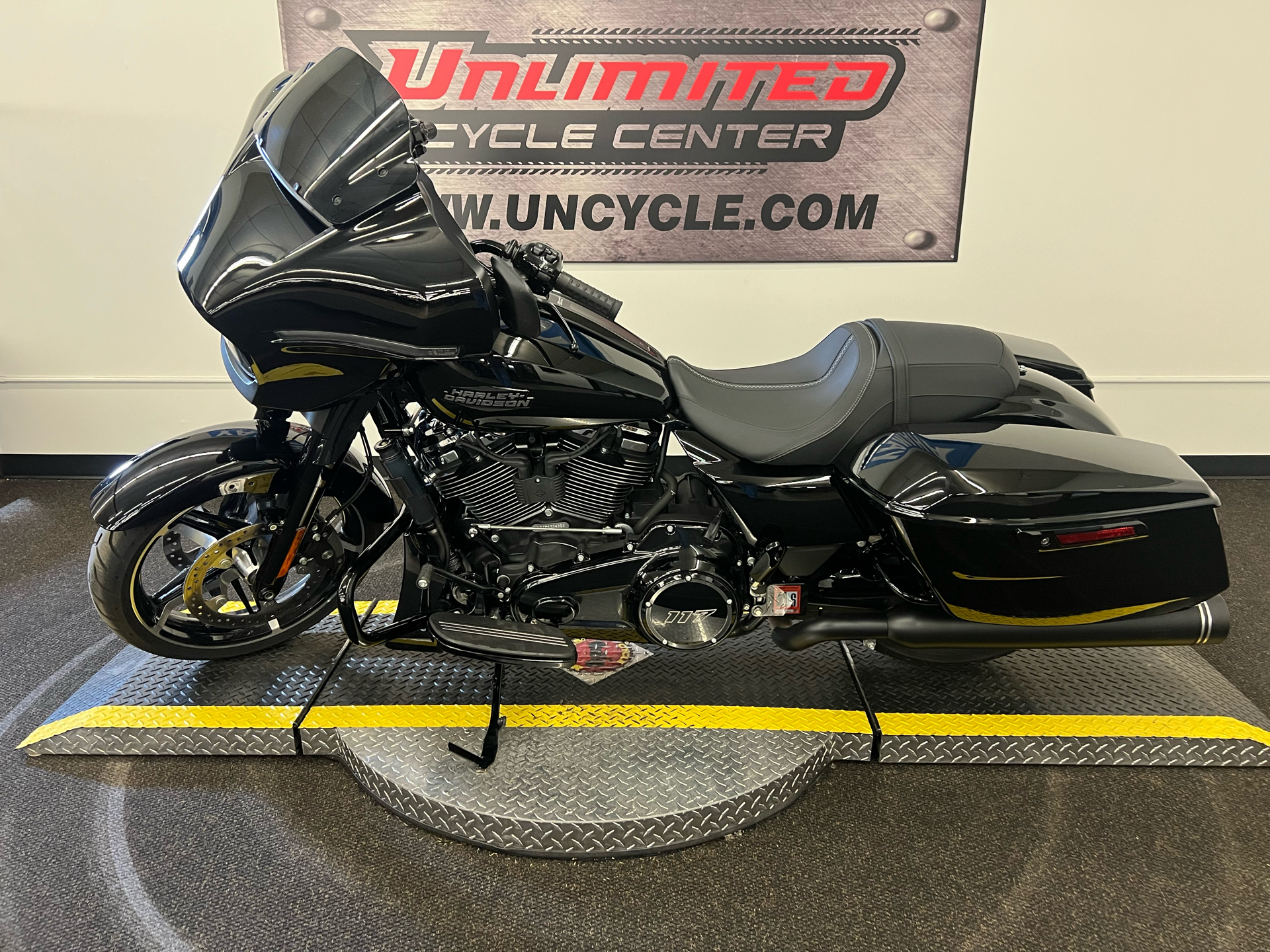 Used 2024 Harley-Davidson Street Glide® | Motorcycles in Tyrone PA ...