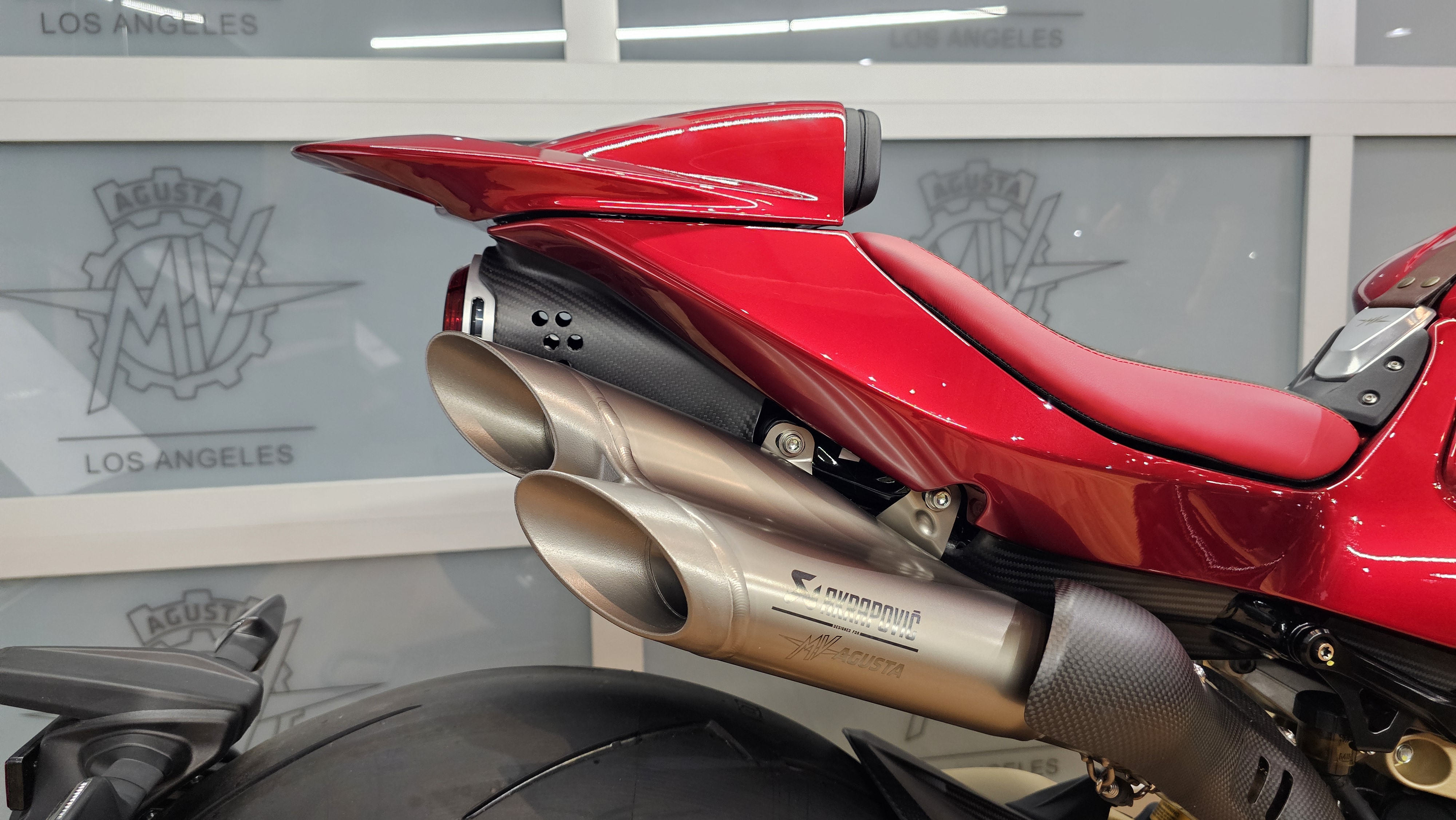 New 2025 MV Agusta Superveloce 1000 Serie Oro, Santa Monica CA | Specs ...