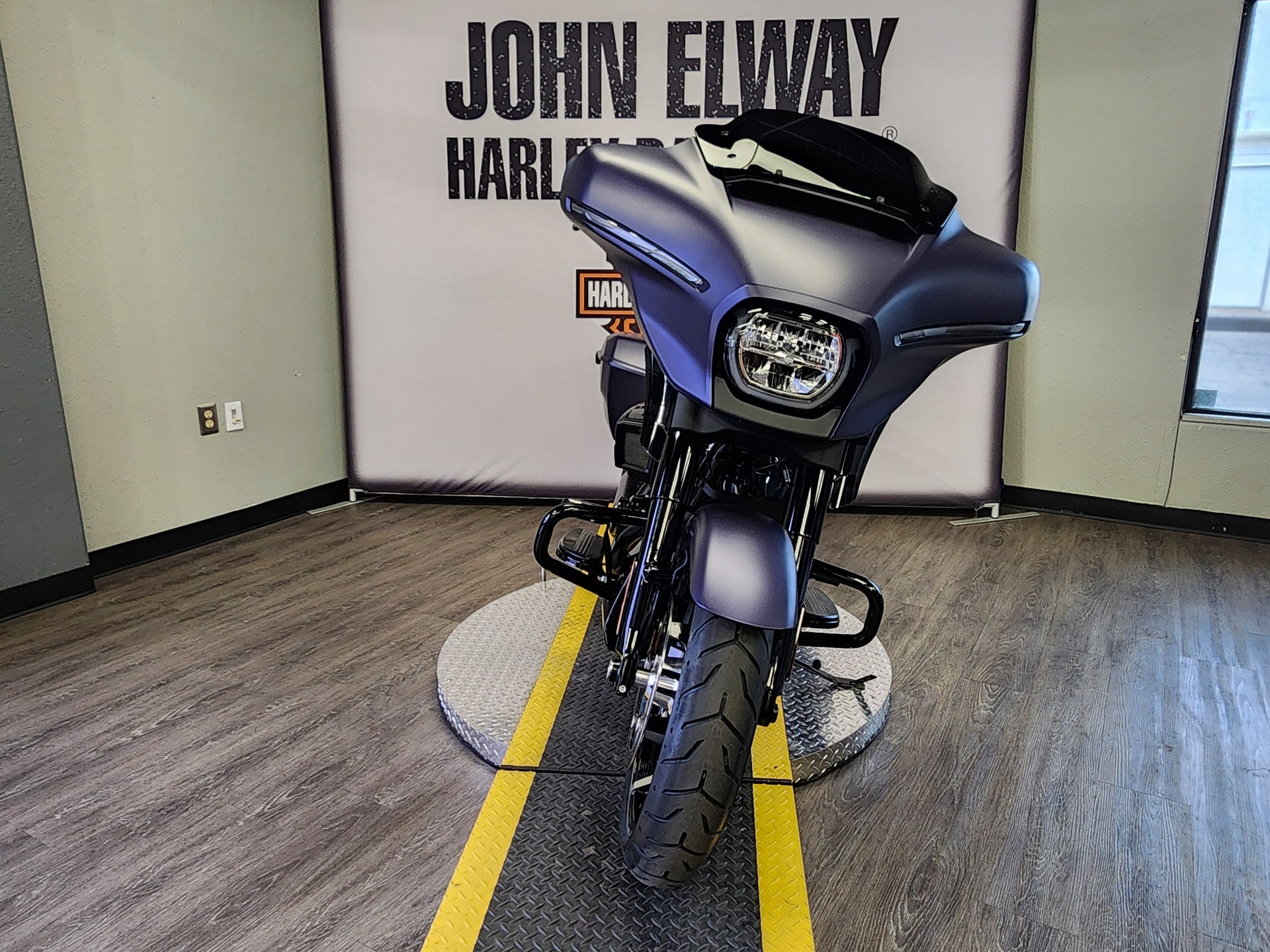 2025 Harley-Davidson Street Glide® in Purple Abyss Denim (Black Finish ...