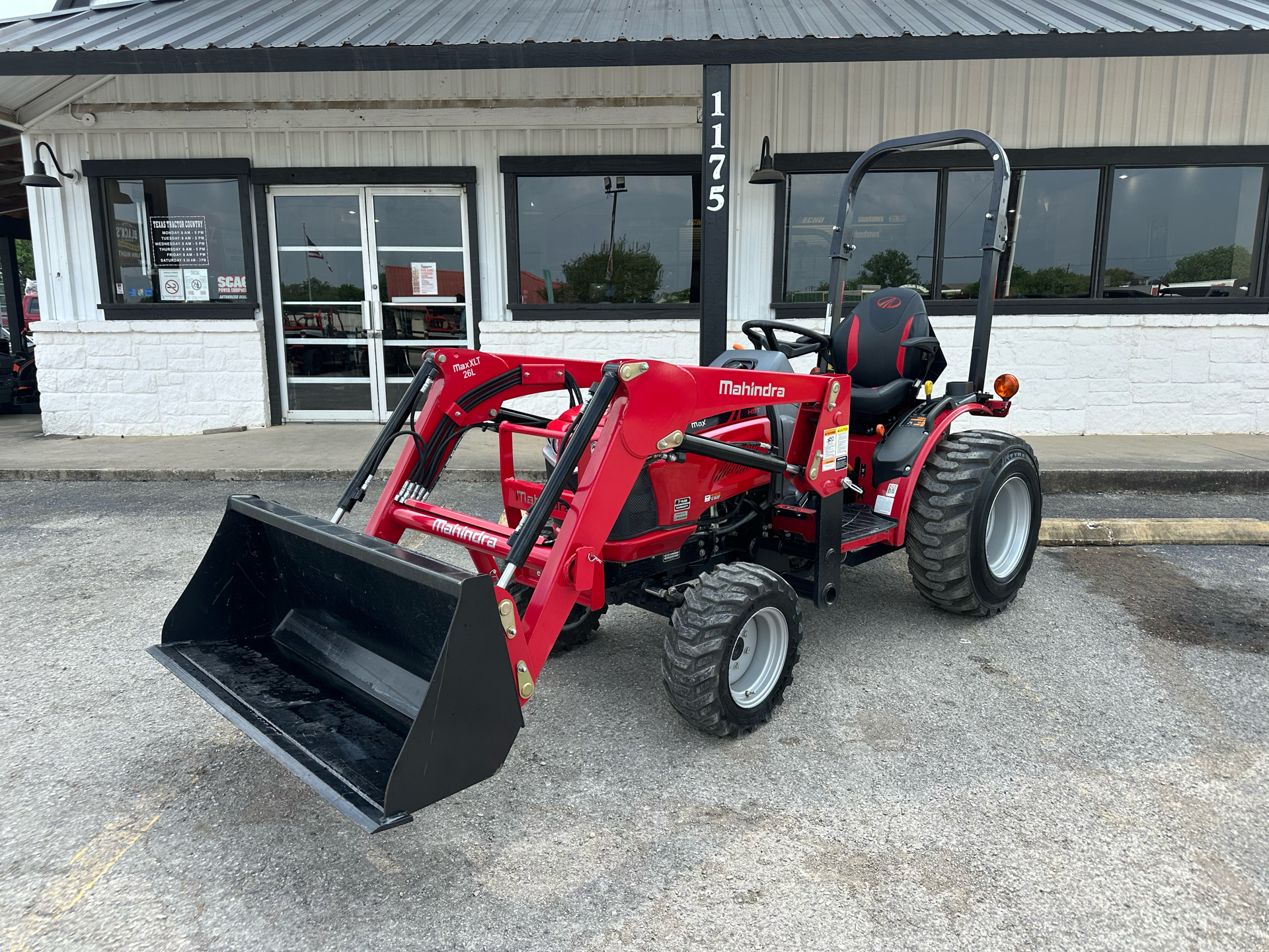 New 2025 Mahindra Max 26 XLT HST, Bastrop TX | Specs, Price, Photos ...