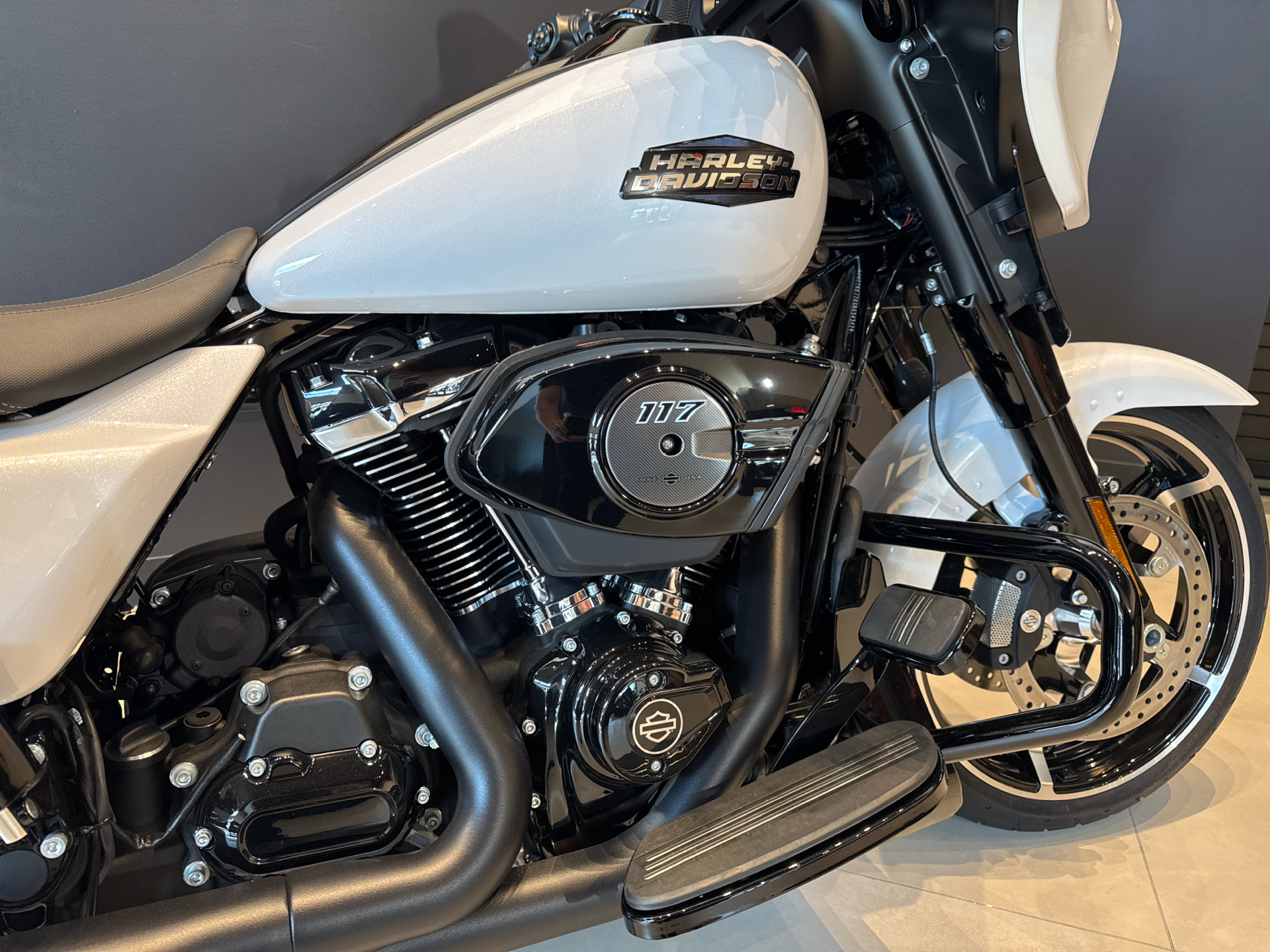 New 2025 Harley-Davidson Street Glide® White Onyx Pearl (Black Finish) | Baldwin Park CA | 31891