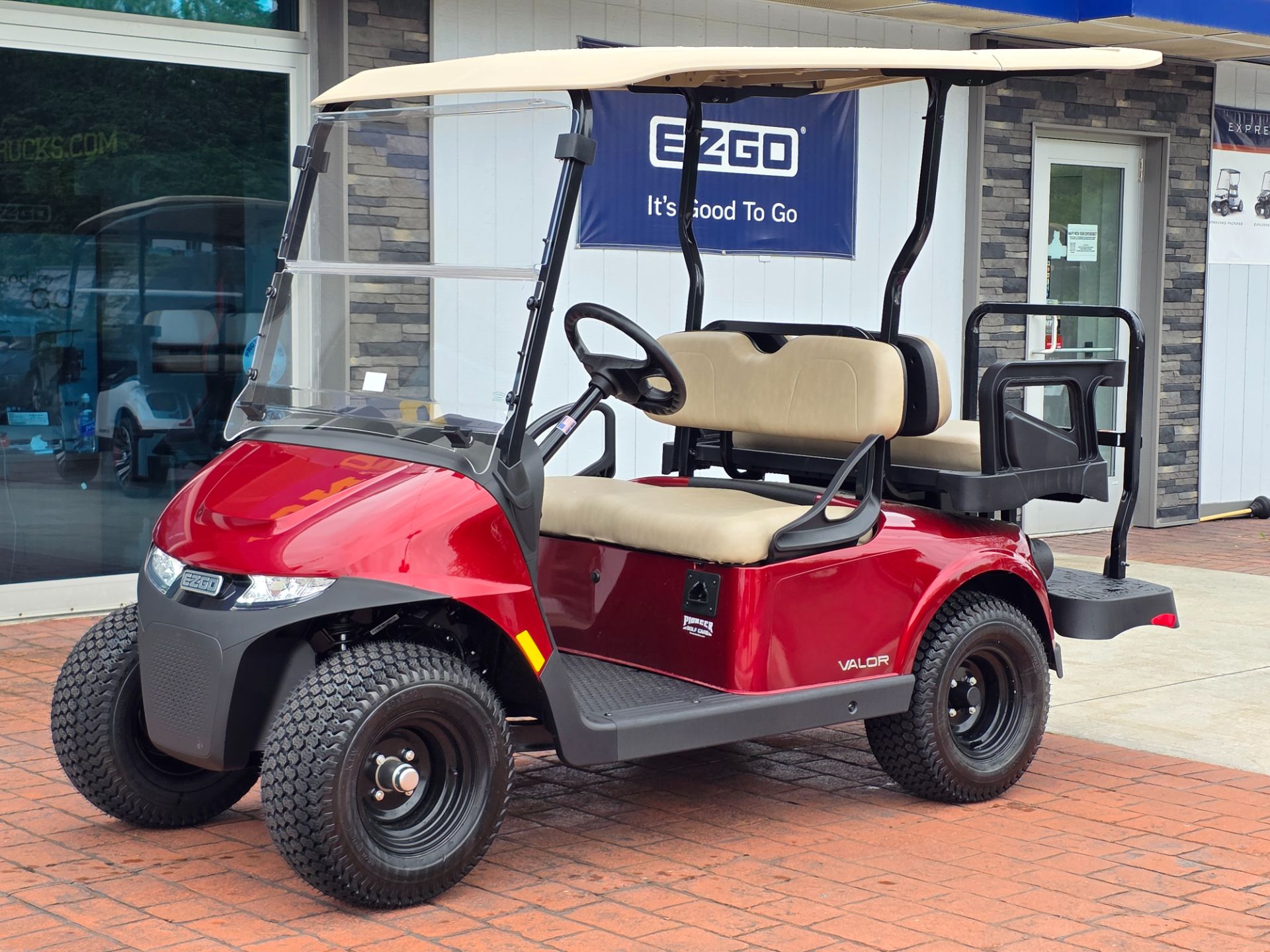 New 2025 E-Z-GO Valor 4 Electric, Avon NY | Specs, Price, Photos ...