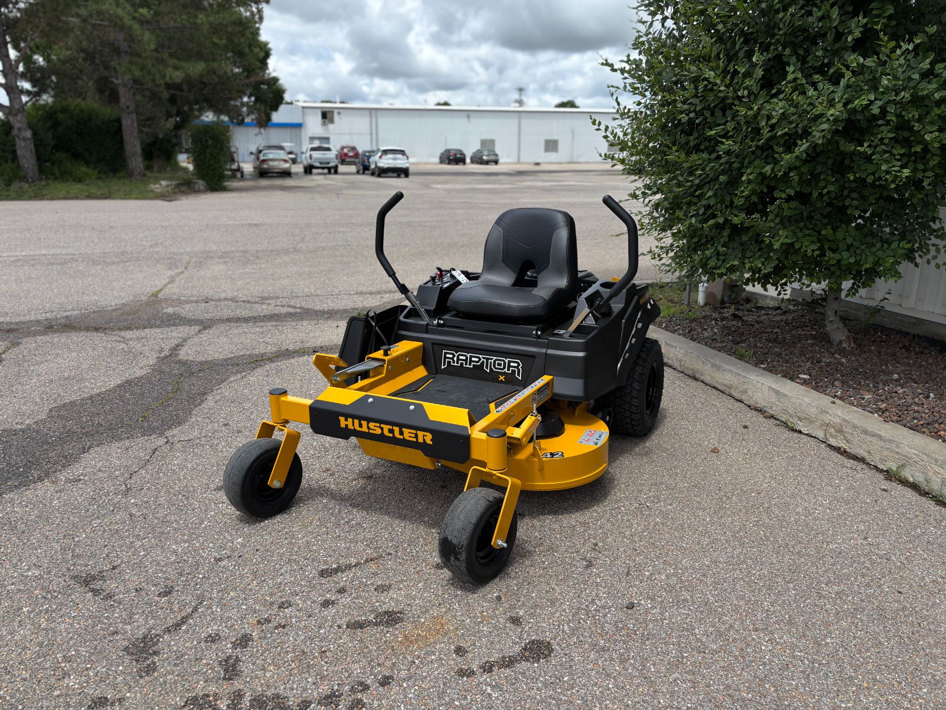 New 2025 Hustler Turf Equipment Raptor X 42 in. Kawasaki FR600 18 hp ...