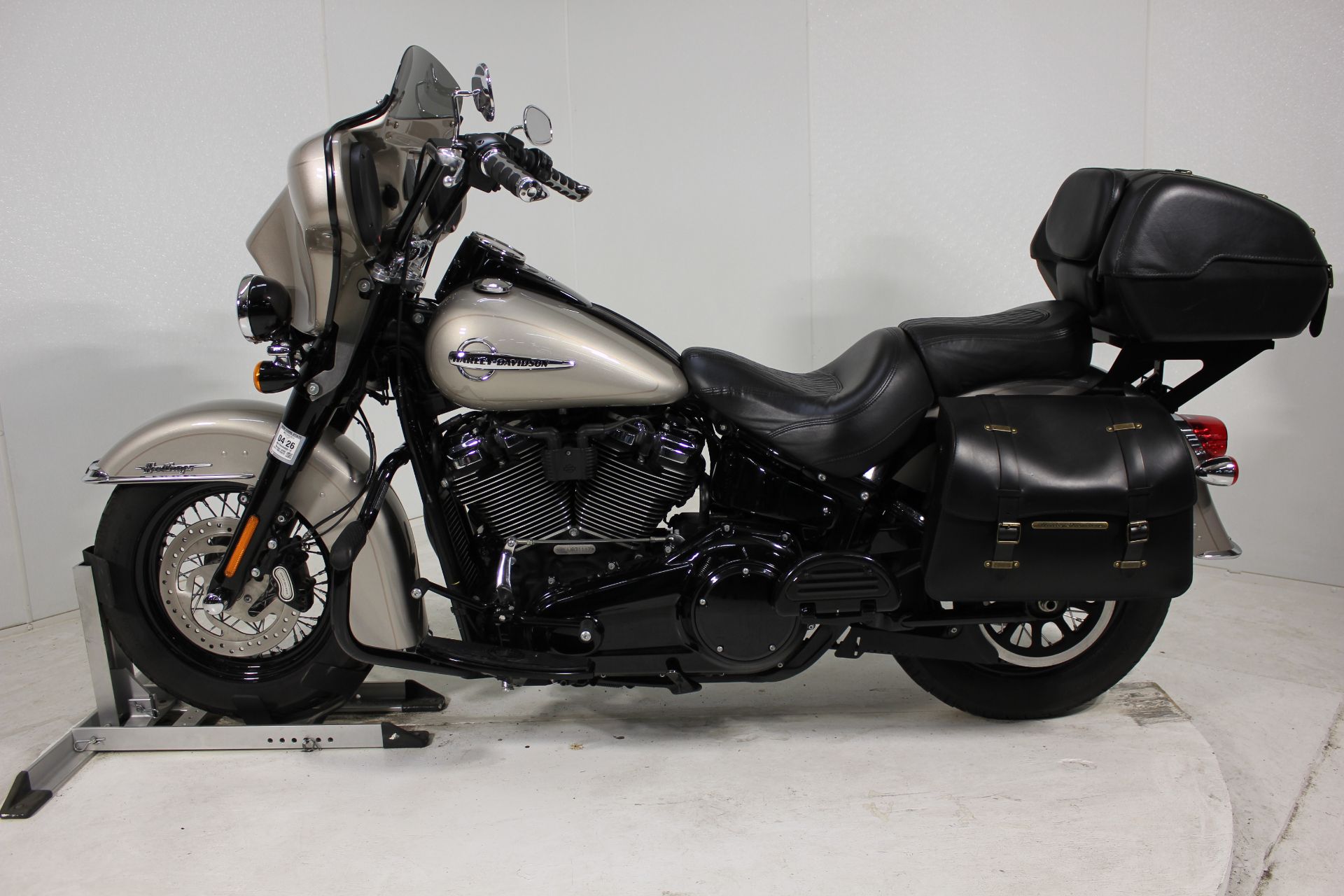 Used 2018 Harley-Davidson Heritage Classic Silver Fortune Motorcycles ...