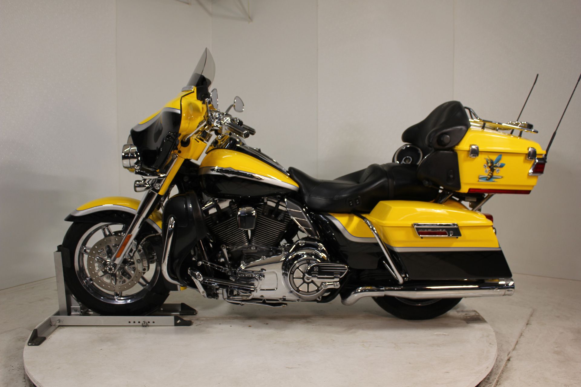 Used 2012 Harley-Davidson CVO™ Ultra Classic® Electra Glide® Crystal ...