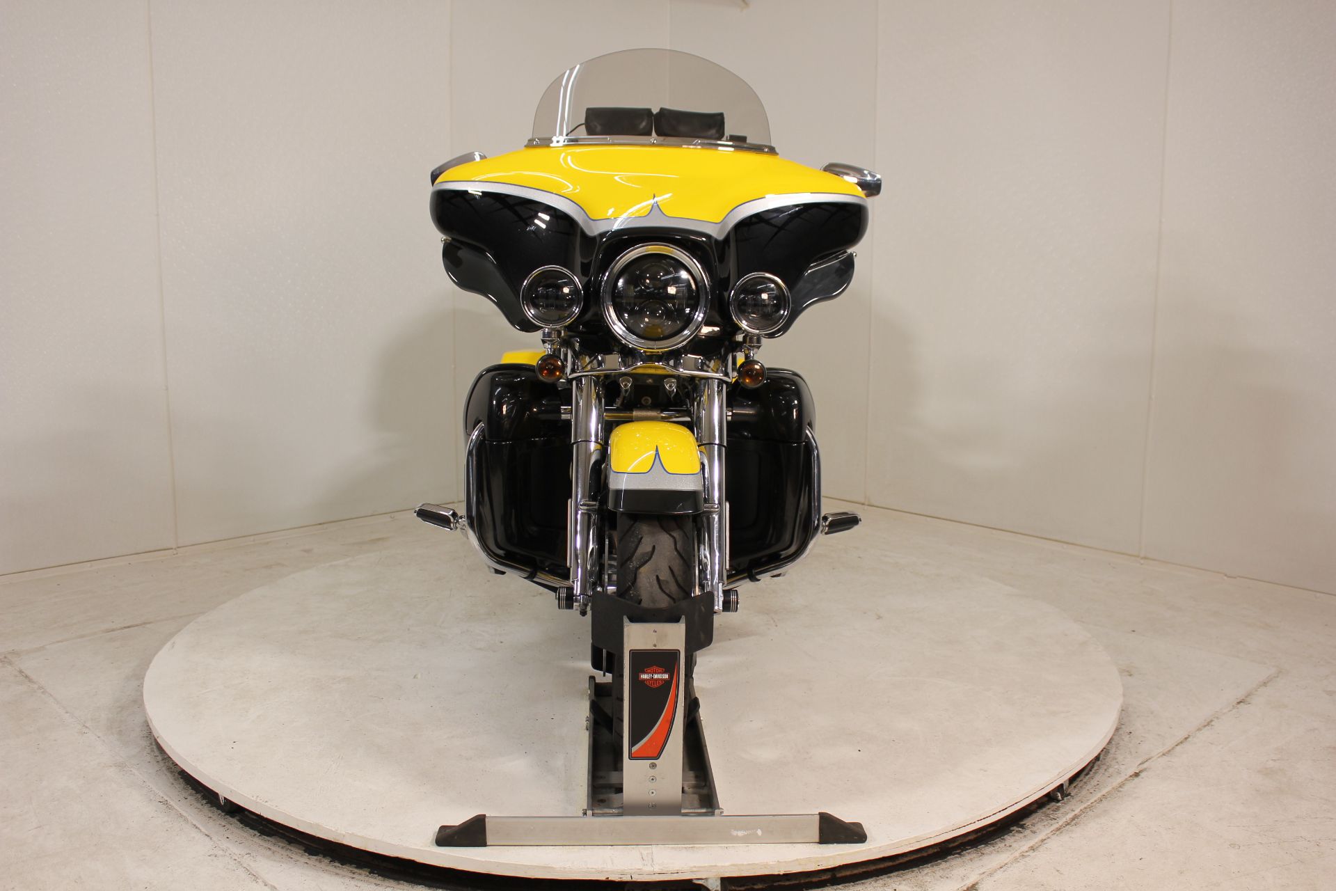 Used 2012 Harley-Davidson CVO™ Ultra Classic® Electra Glide® Crystal ...