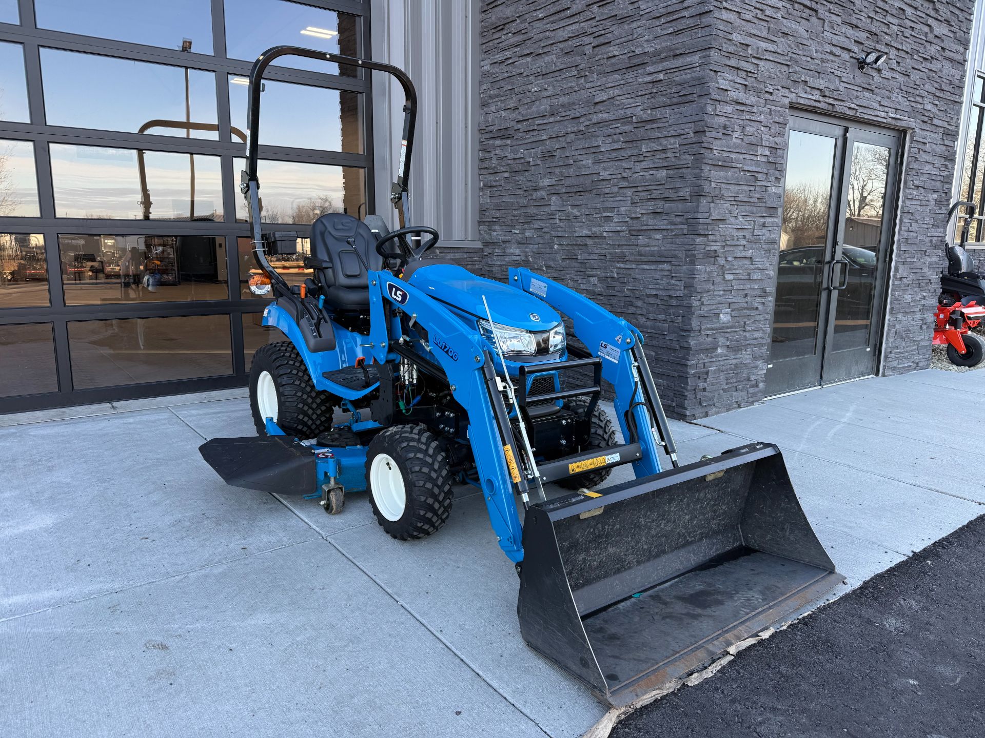 Used 2024 LS Tractor MT125 W/LL1700 Loader 48" Bucket Tractors in ...