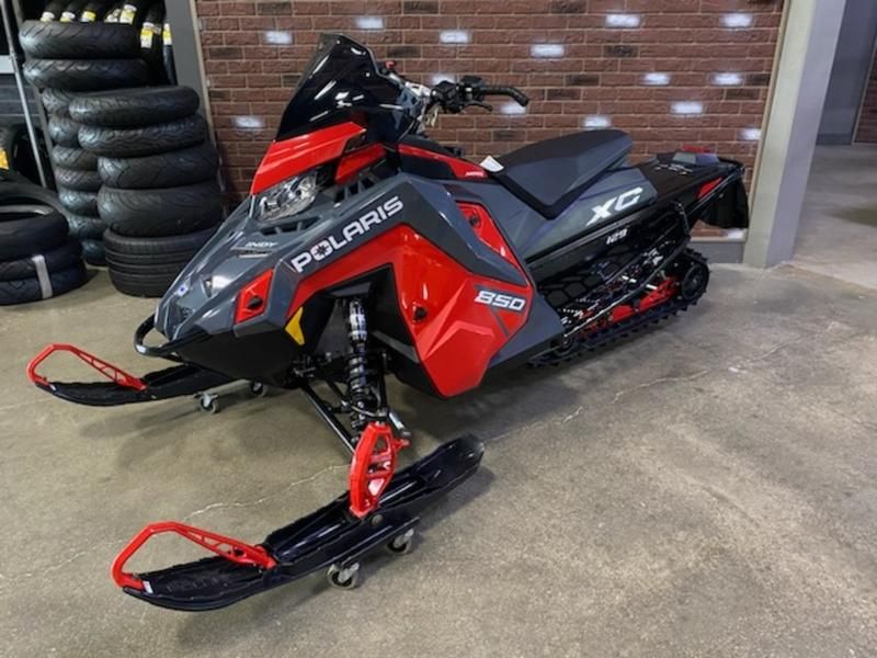 New 2024 Polaris 850 Indy XC 137 ES, New Hudson MI | Specs, Price, Photos | Indy Red / Stealth ...