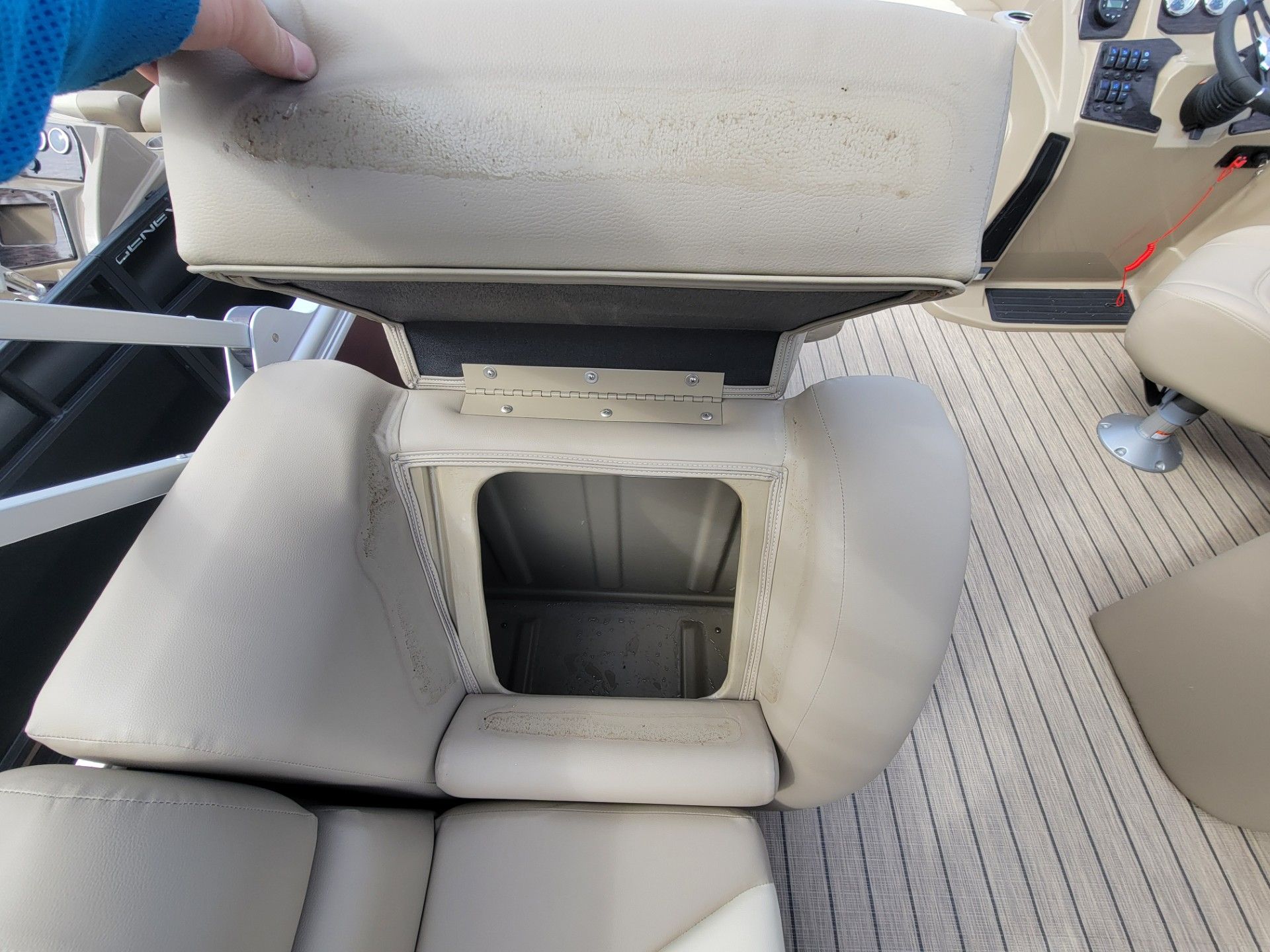New 2022 SunChaser Geneva Cruise 22 LR DH | Power Boats Outboard in ...