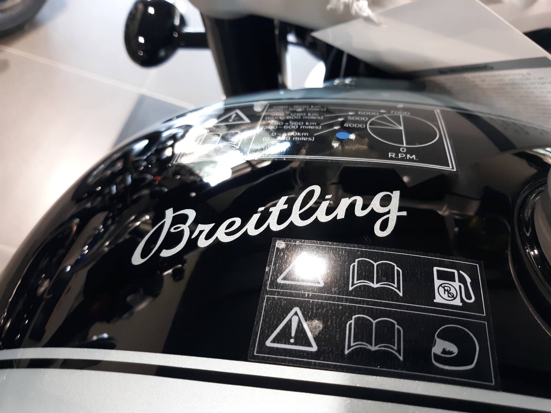 New 2023 Triumph SPEED TWIN BREITLING POLYCHROMATIC BLUE/JET BLACK ...