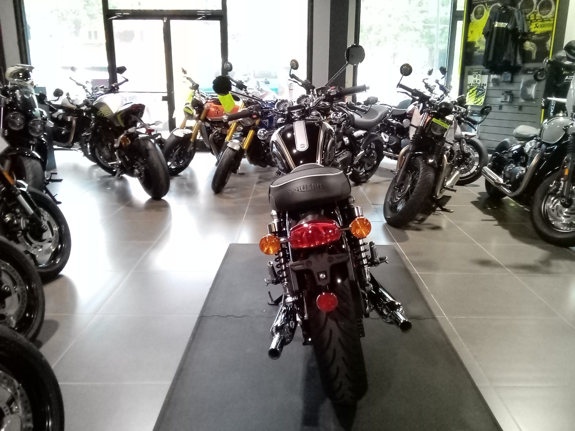 New 2025 Triumph Bonneville T120 Icon Edition Sapphire Black/Aluminium ...