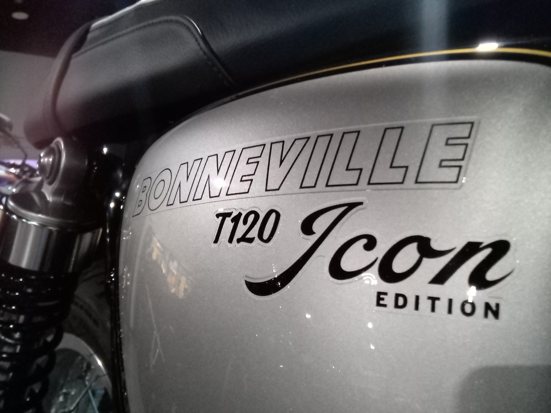 New 2025 Triumph Bonneville T120 Icon Edition Sapphire Black/Aluminium ...