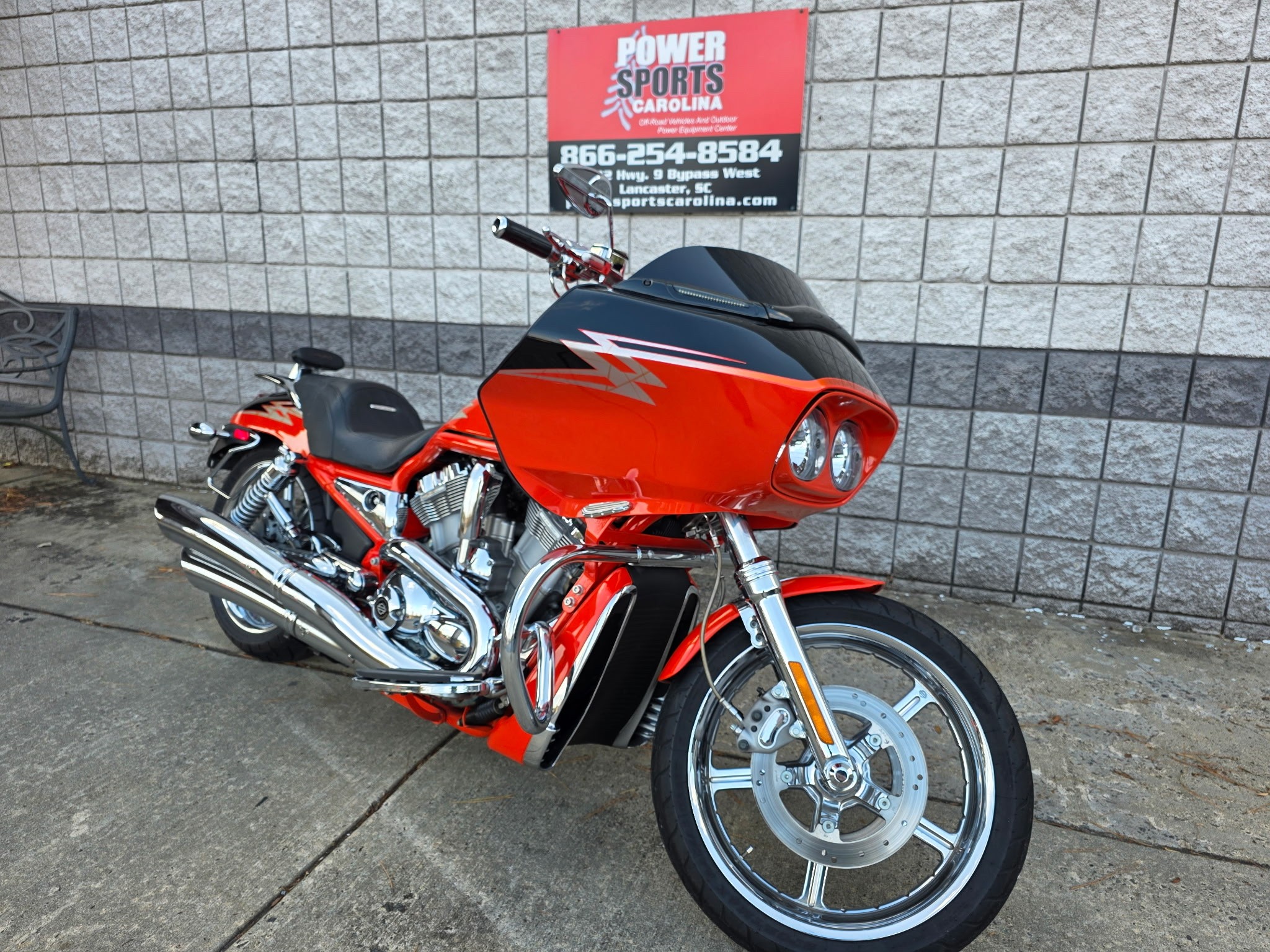 Used 2005 Harley-Davidson VRSCSE Screamin’ Eagle® V-Rod® Two-Tone ...