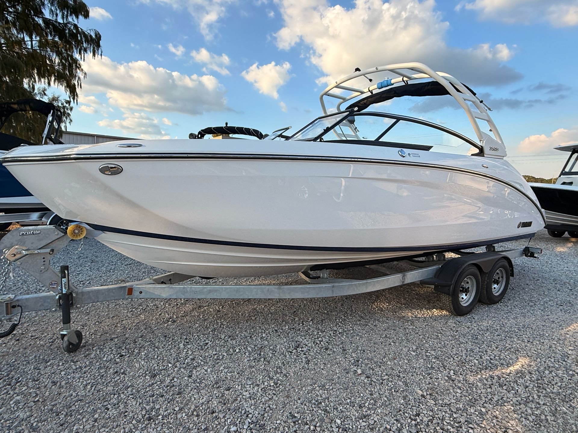 New 2025 Yamaha 252S Power Boats Inboard in Kenner, LA | Stock Number: YB502