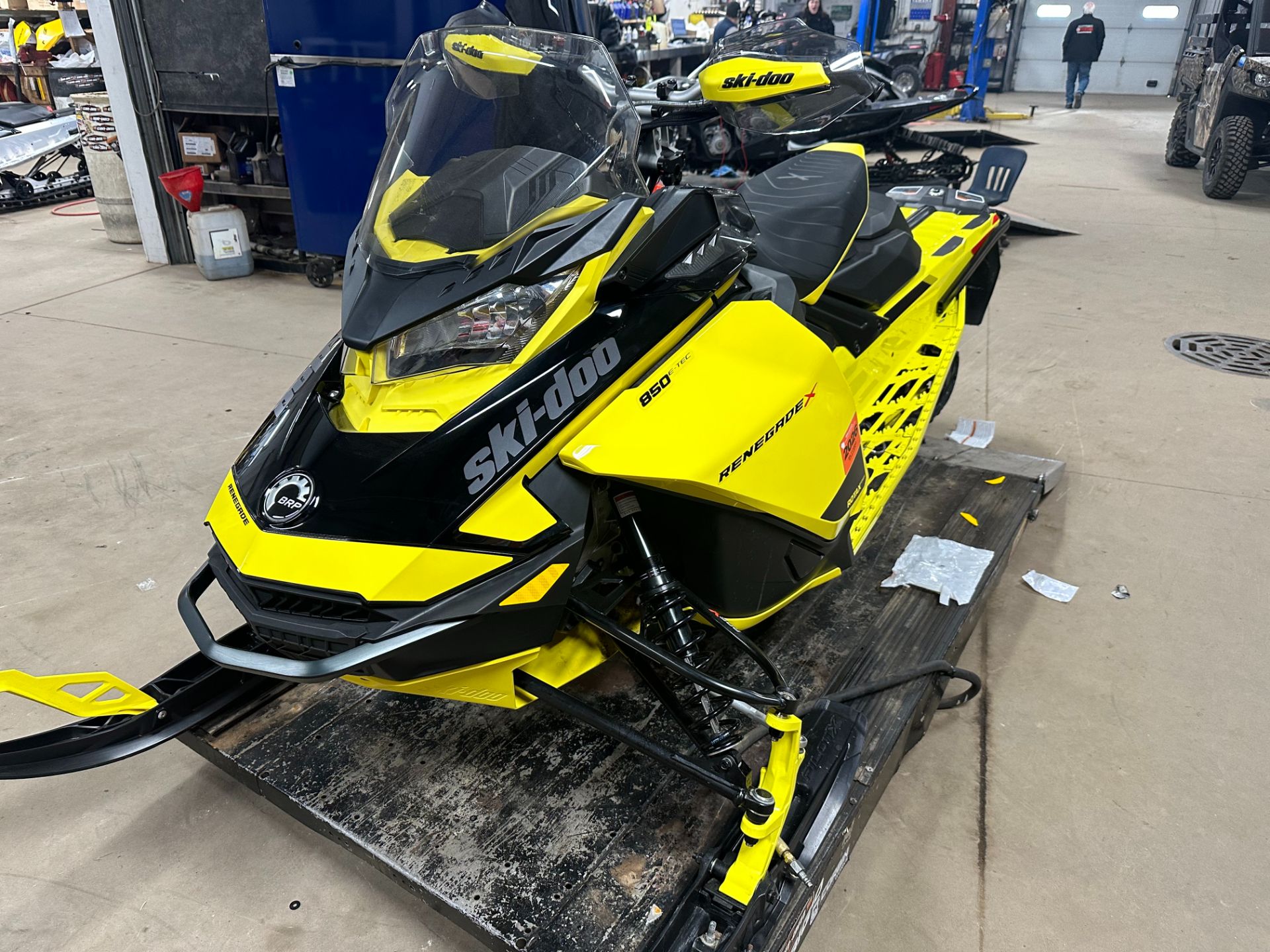 2021 Ski-Doo Renegade X 850 E-TEC ES Ice Ripper XT 1.5 w/ Premium Color ...