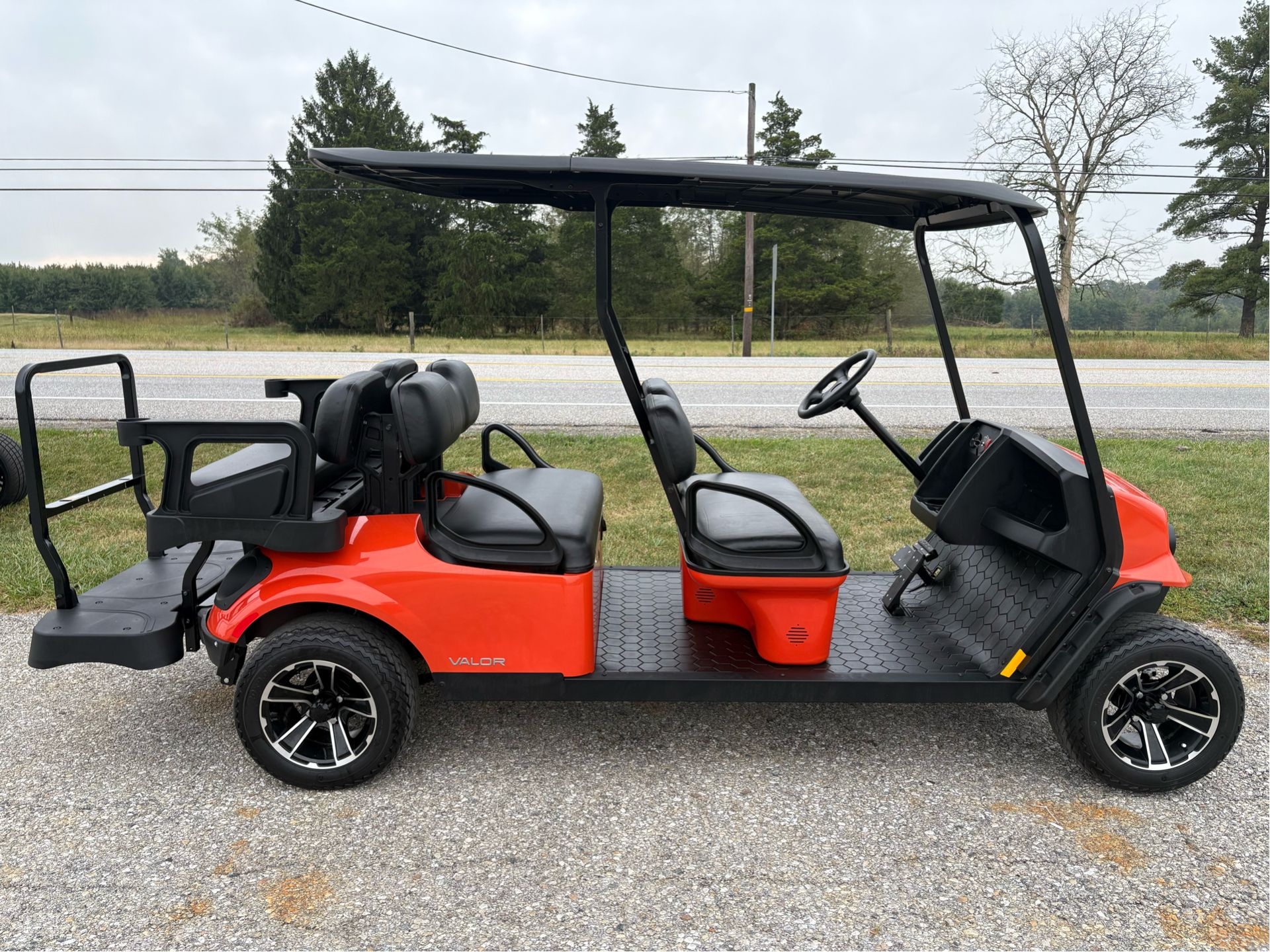 New 2025 E-Z-GO Valor 6 48V for sale in Mount Airy, NC