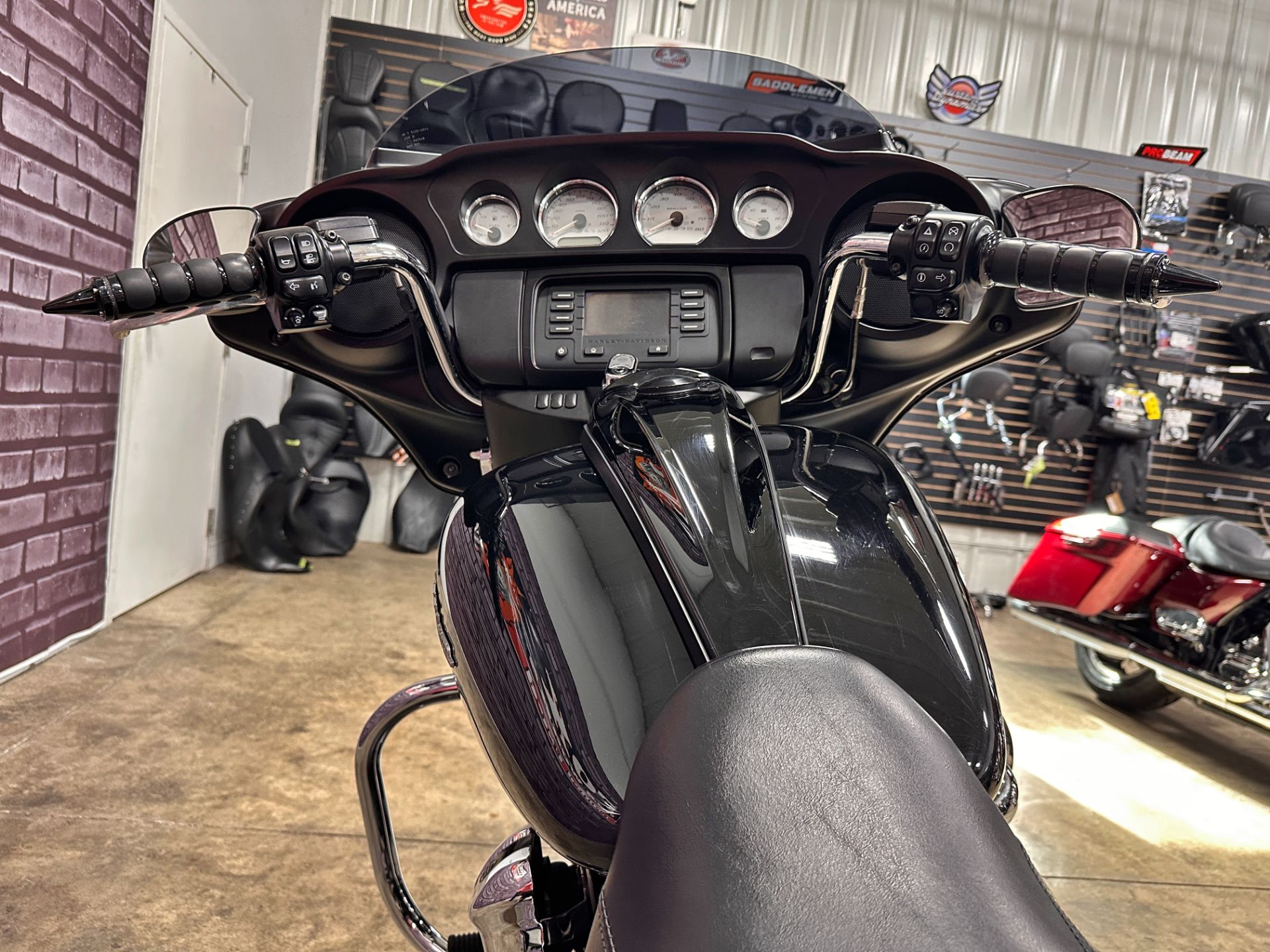 Used 2018 Harley-Davidson Street Glide® | Motorcycles in Sandusky OH | 14403 S Vivid Black