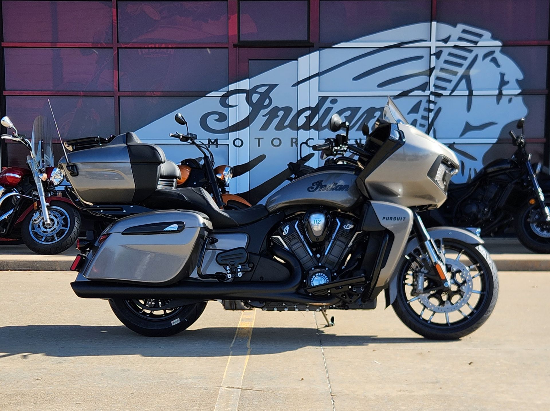 2026 Indian Motorcycle Pursuit Darkhorse 112 C.I. w/ Powerband Audio ...