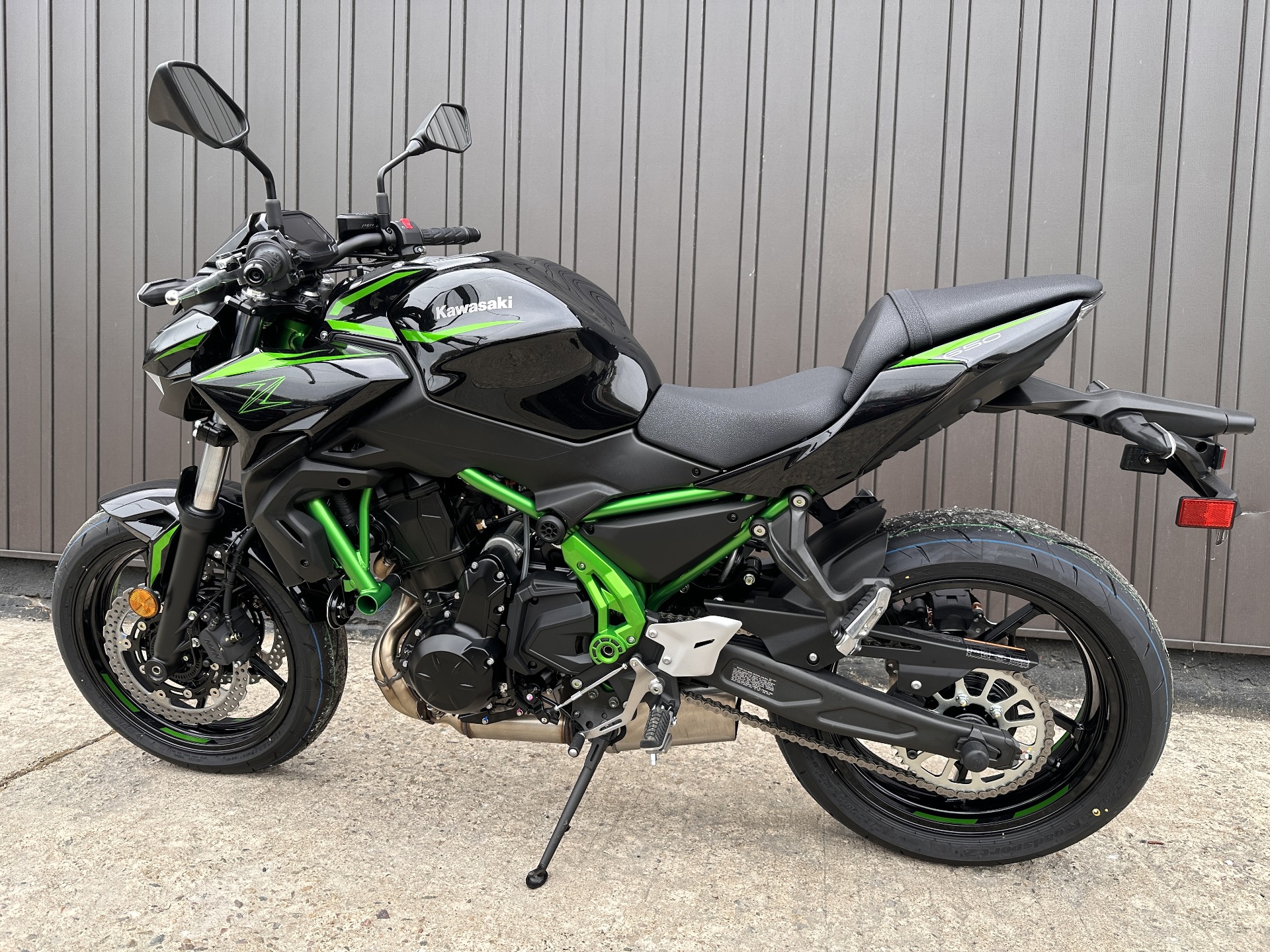 New 2025 Kawasaki Z650 ABS Metallic Spark Black / Green | Motorcycles ...