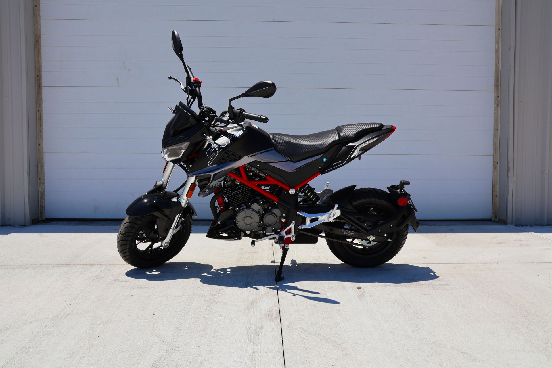 New 2023 QJMotor SRF135, Odessa MO | Specs, Price, Photos | Black N24-021-QJ
