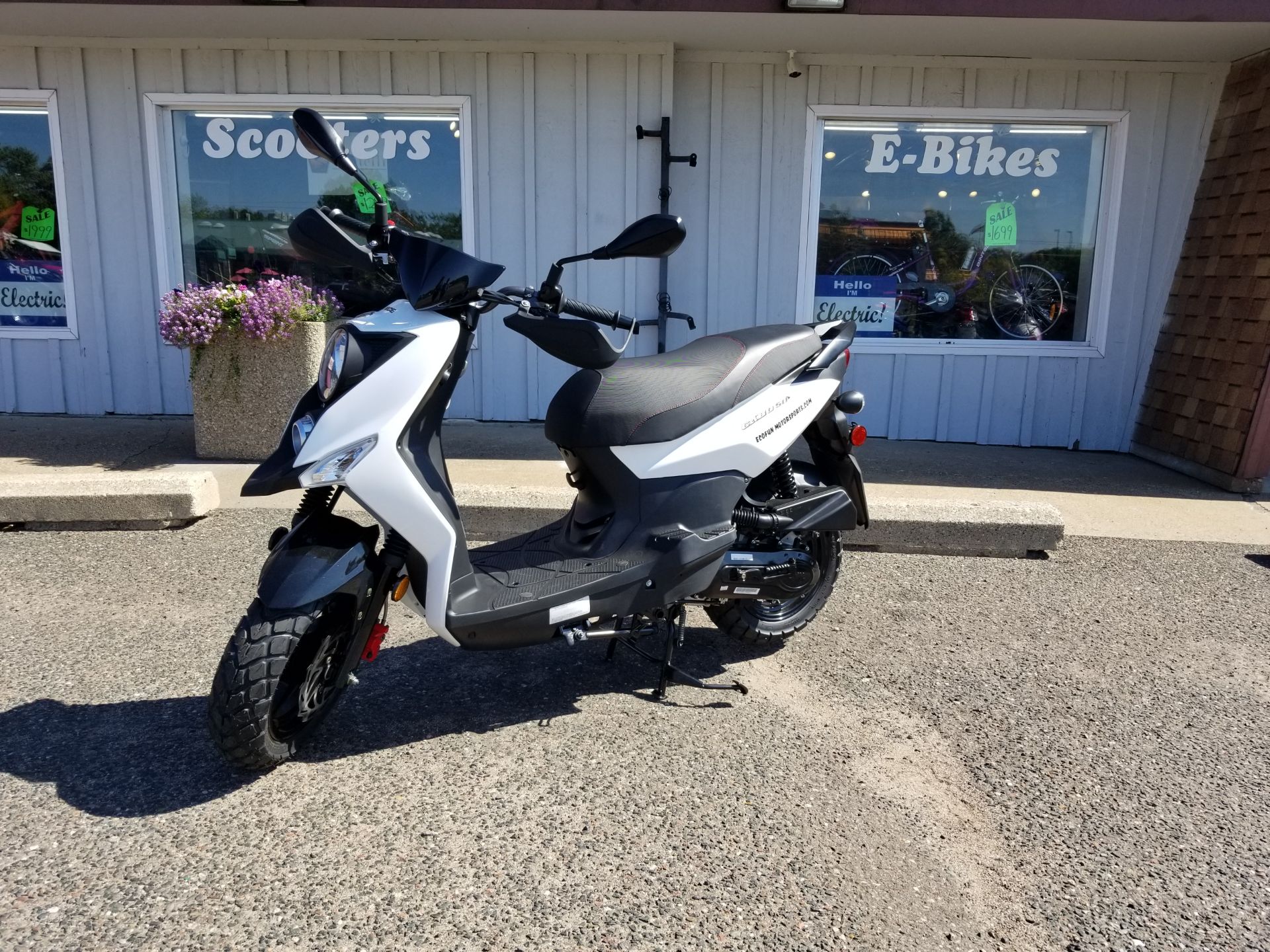 New 2025 Lance Powersports Cabo 49cc Scooter | Scooters in Forest Lake MN | LANSX007984 Arctic White