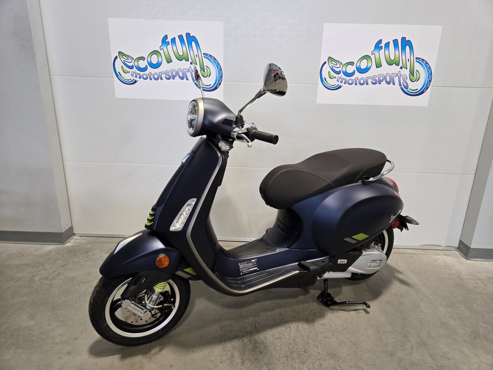 New 2025 Vespa Primavera 150 Tech | Scooters in Forest Lake MN ...