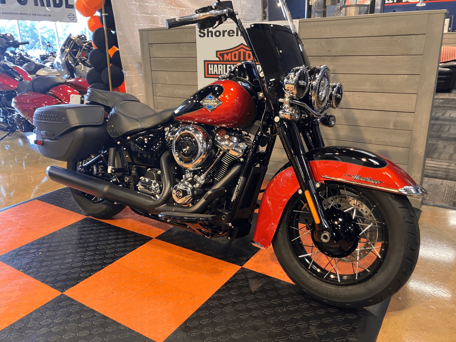New 2025 Harley-Davidson Heritage Classic Whiskey Fire / Vivid Black ...