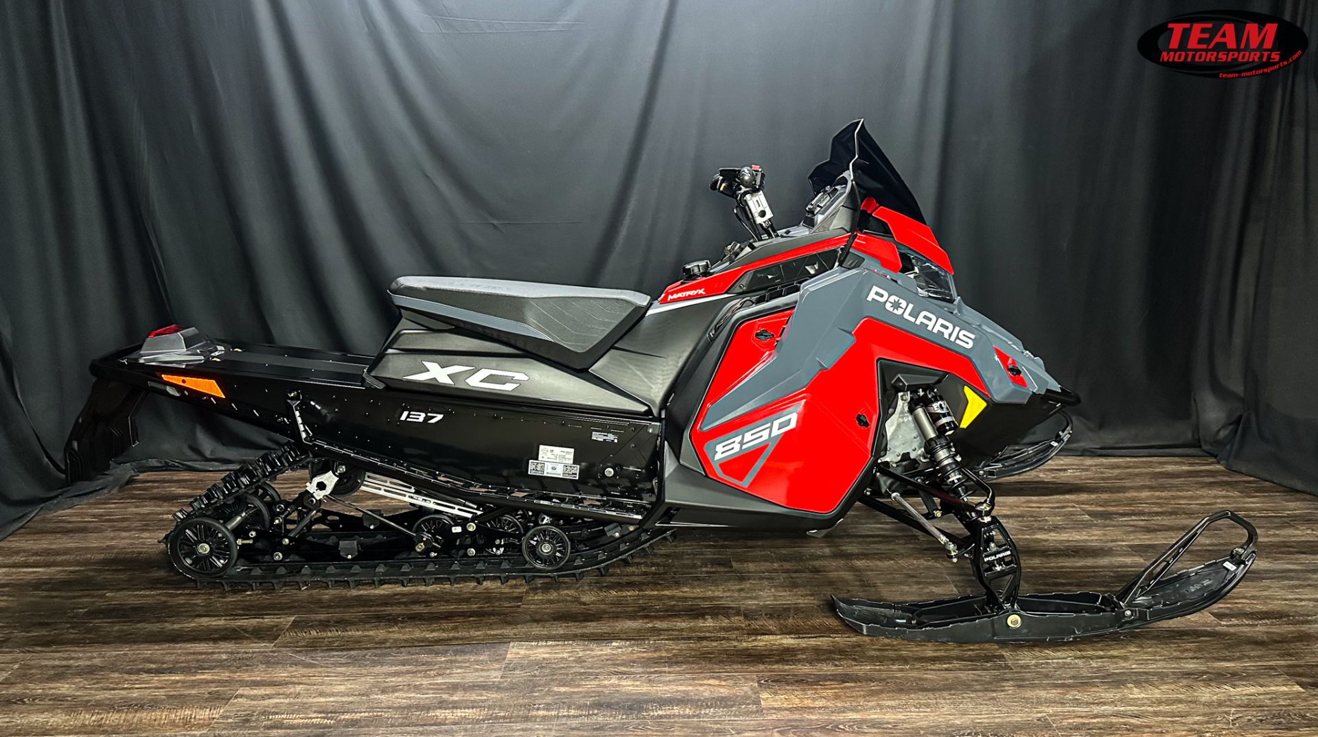 New 2024 Polaris 850 Indy XC 137 ES, De Pere WI | Specs, Price, Photos | Indy Red / Stealth Gray ...