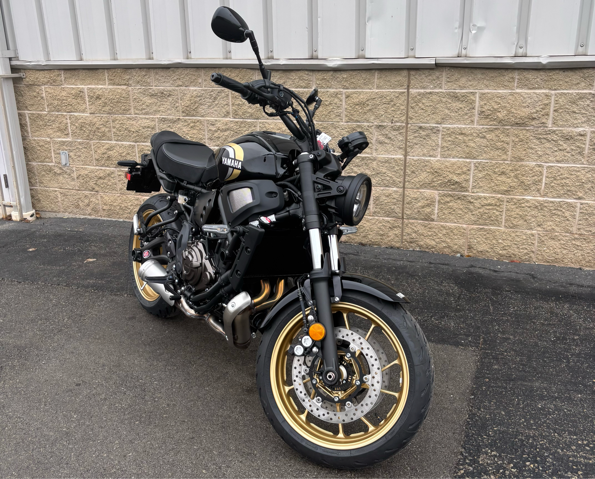 New 2025 Yamaha XSR700, De Pere WI | Specs, Price, Photos | Raven 31943