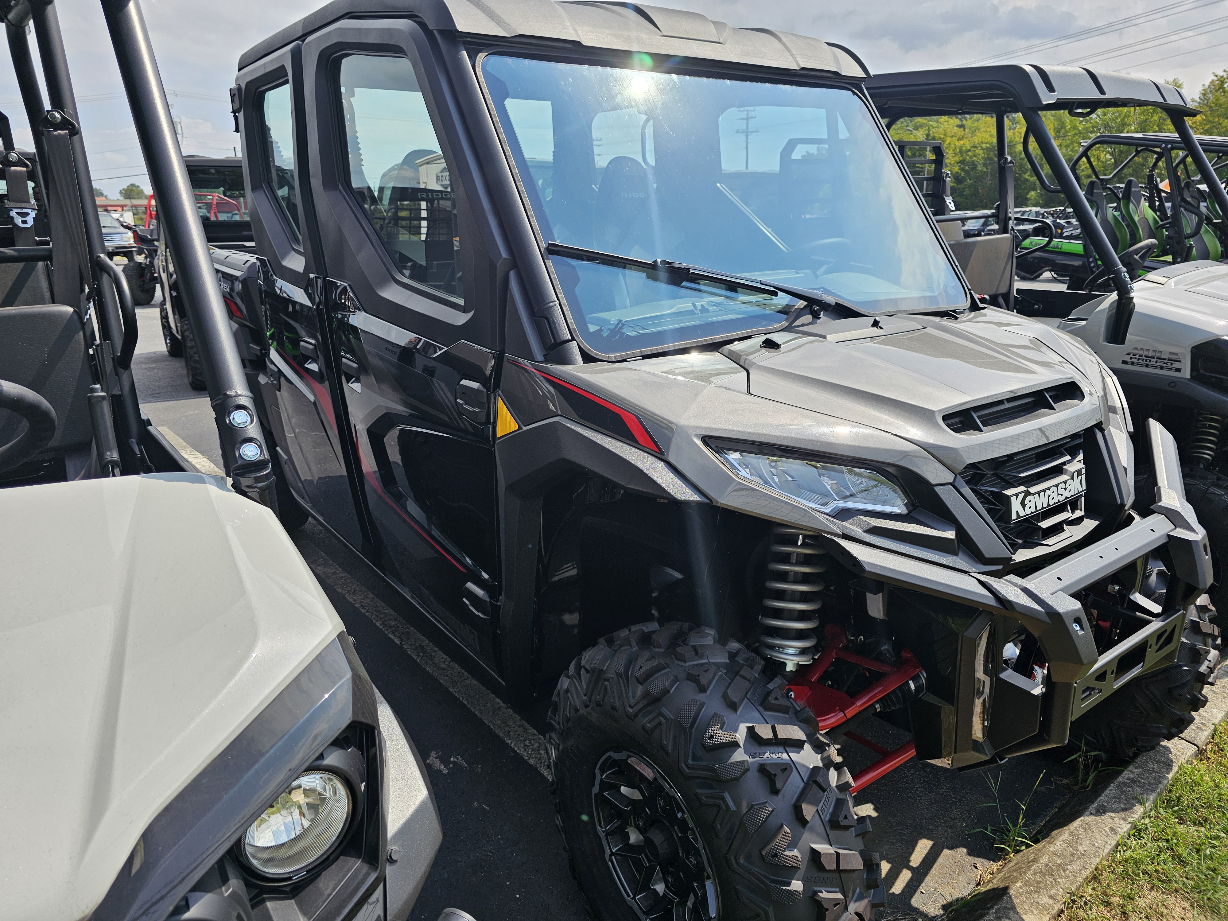 New 2025 Kawasaki RIDGE® XR CREW HVAC Metallic Graystone | Utility ...