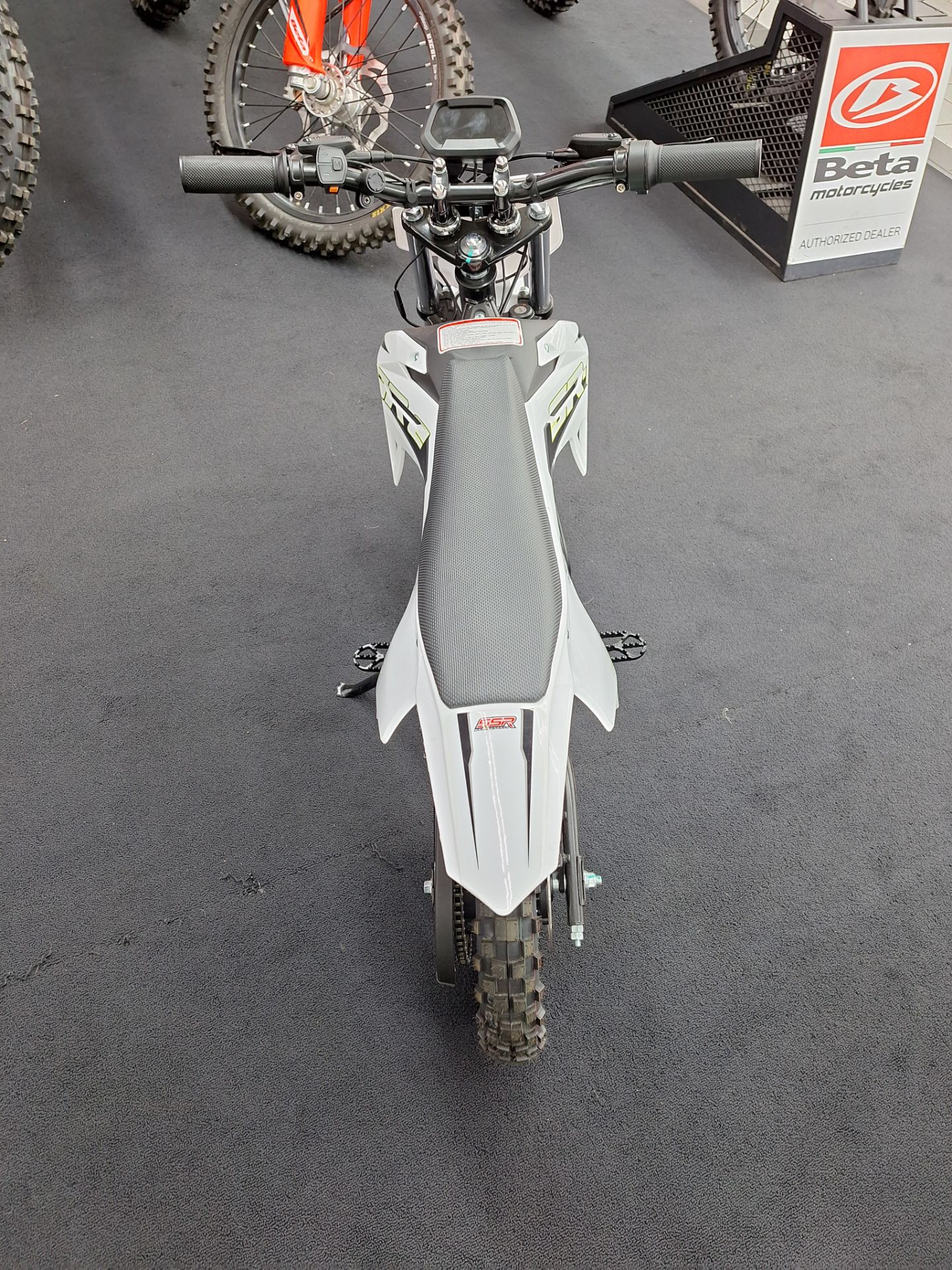 New 2025 SSR Motorsports SR-E500 | Motorcycles in Ontario CA | SR24002 White