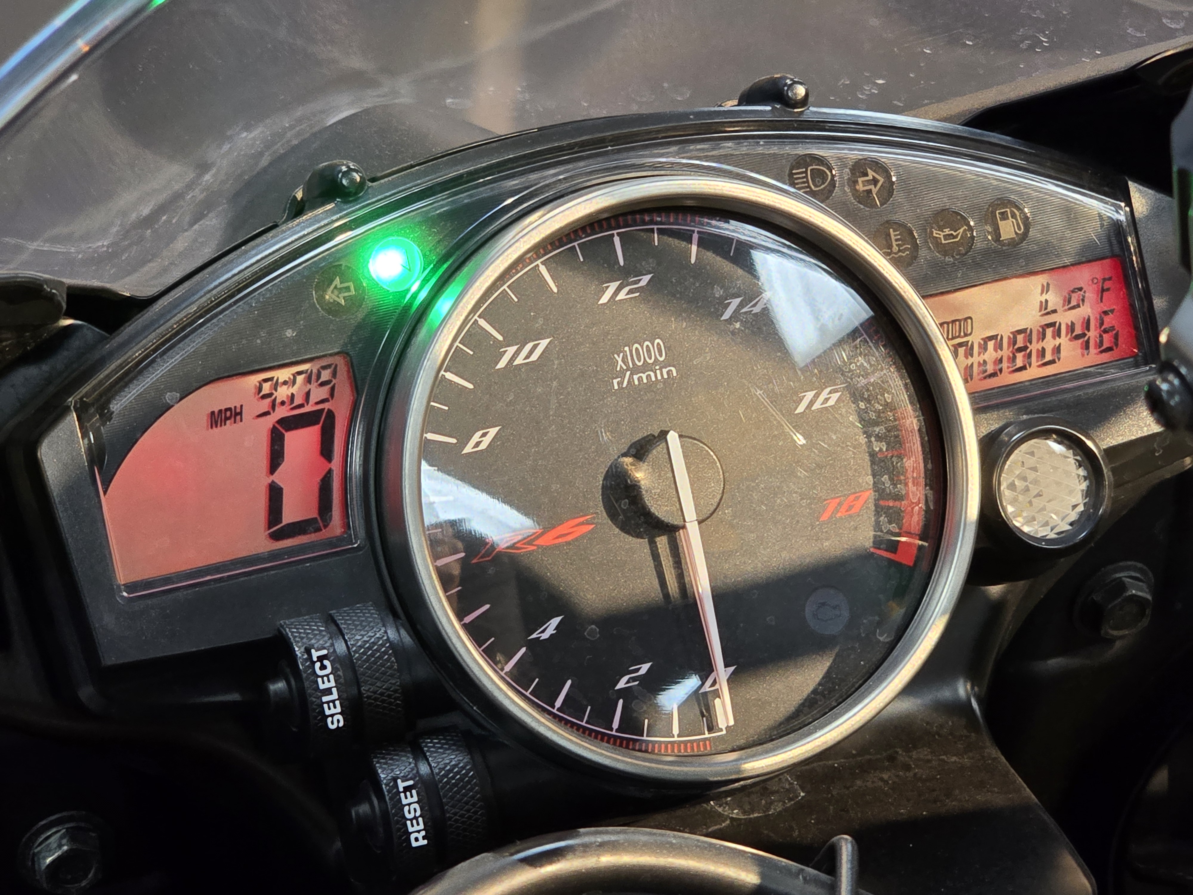 Used 2009 Yamaha YZF-R6 Vivid Orange / Raven | Motorcycles near Milwaukee | YAM013746